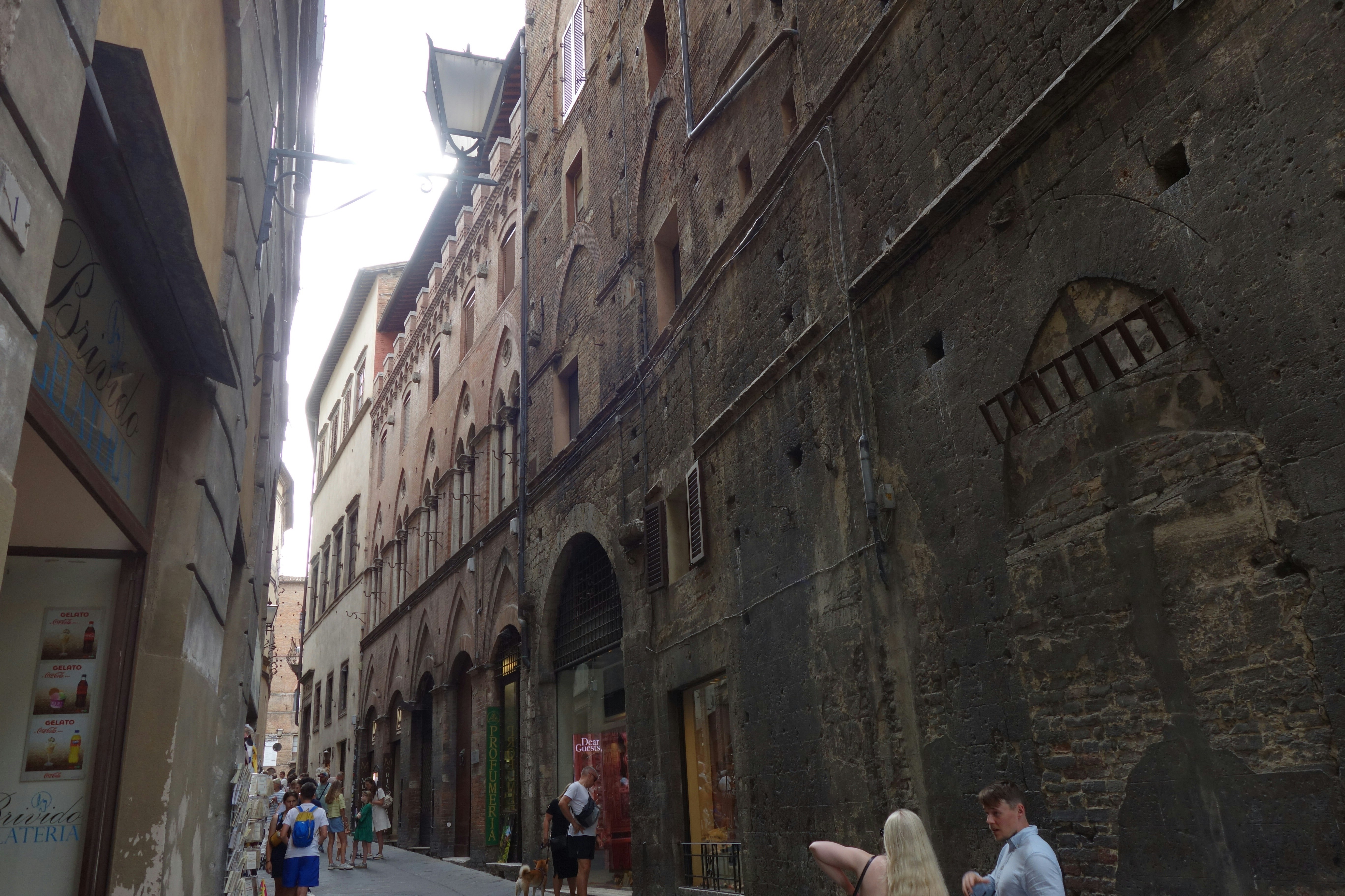Echoes of History: A Hidden Tuscan Alley