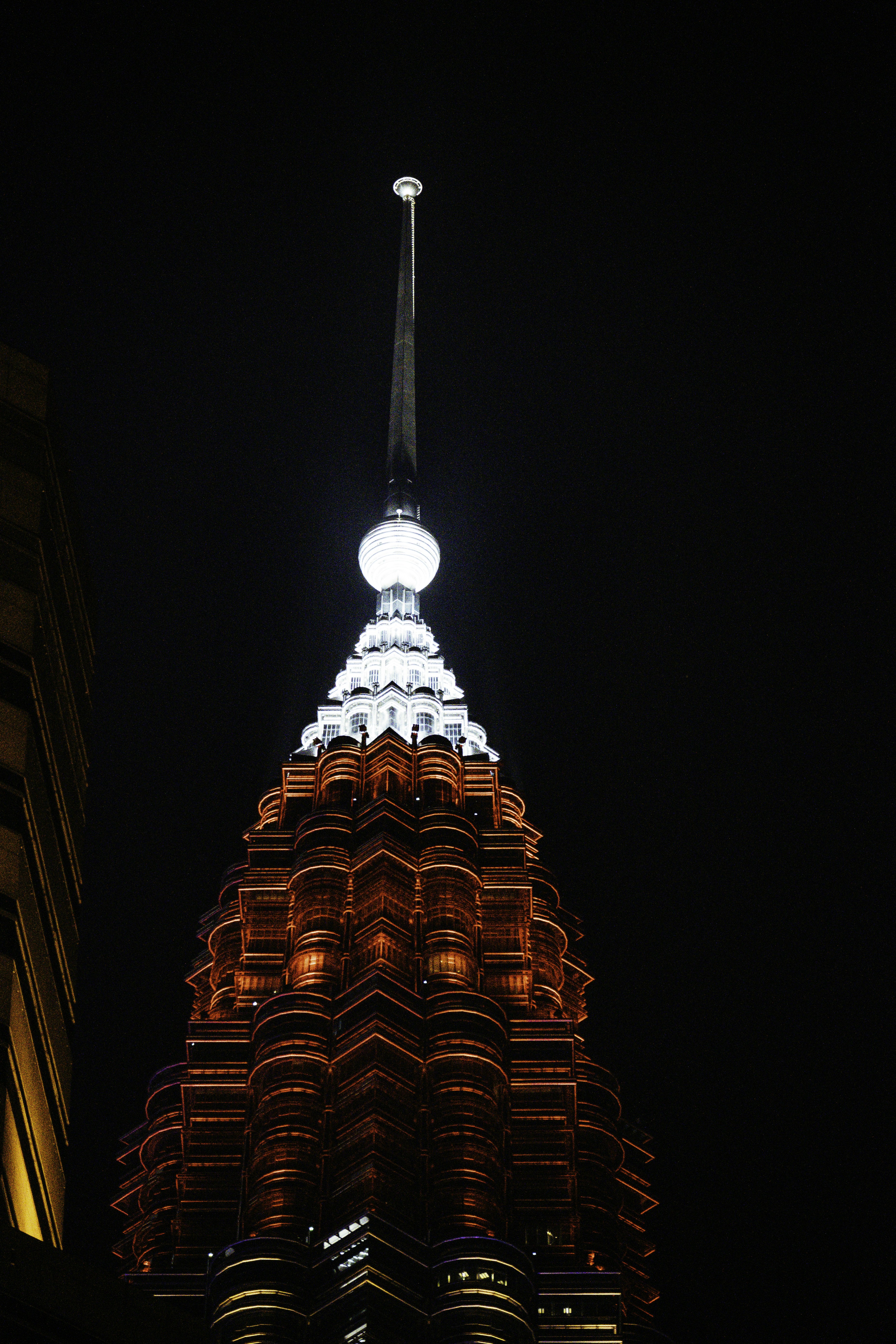 Illuminated Pinnacle: A Nighttime Tribute to Art Deco