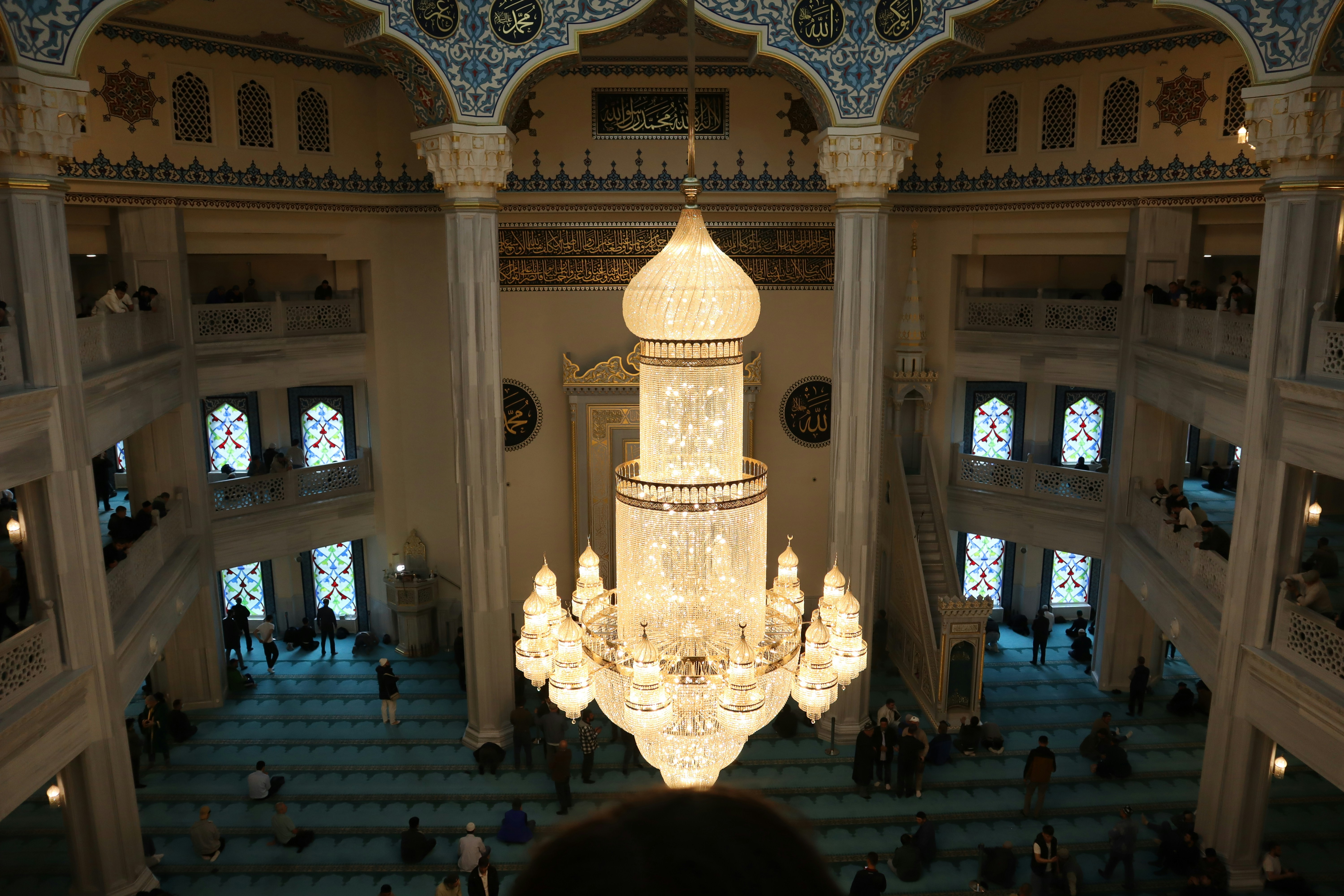 Illuminated Elegance: A Glimpse into Architectural Splendor