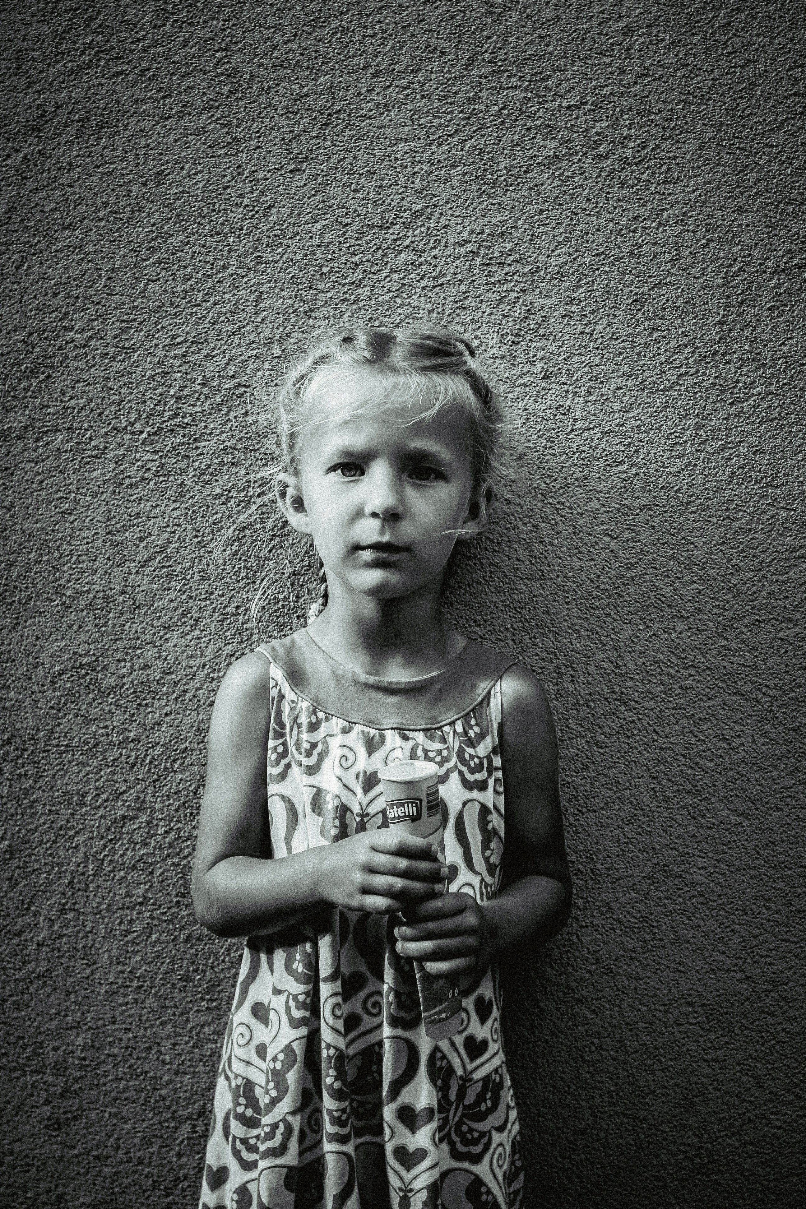 Grayscale Gaze Against a Textured Wall