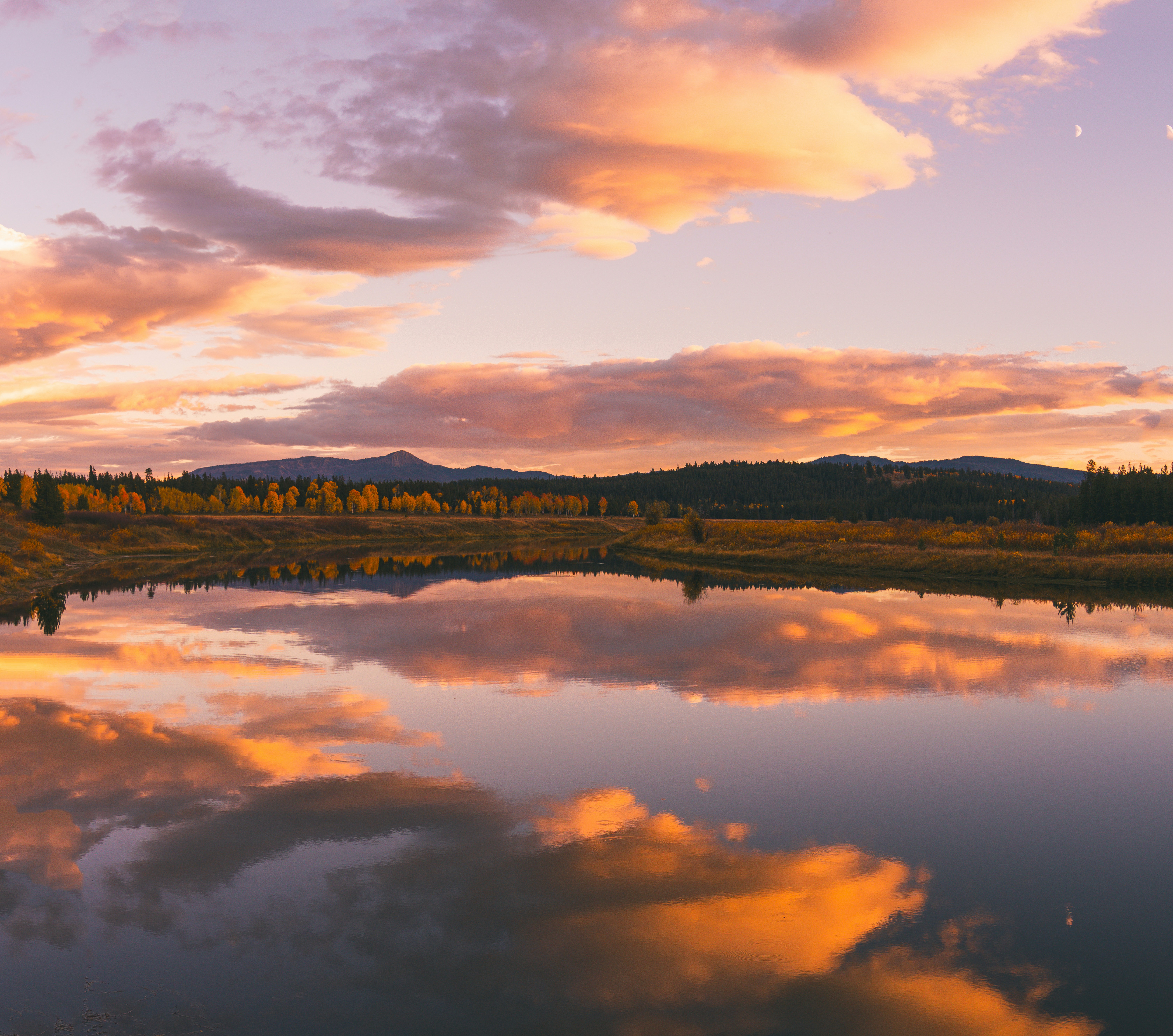 Twilight Reflections: Nature's Canvas