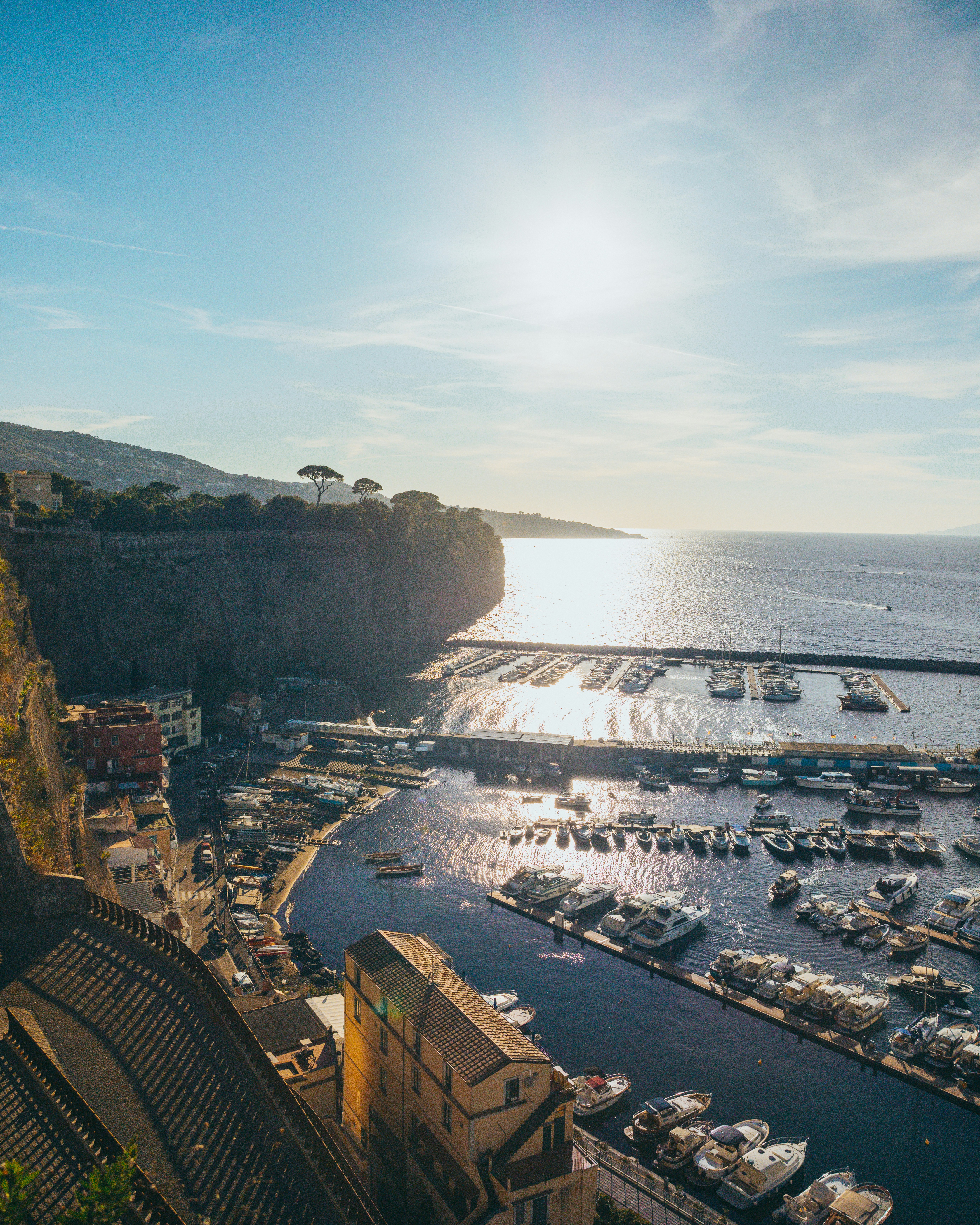 Harbor Harmony: A Coastal Retreat