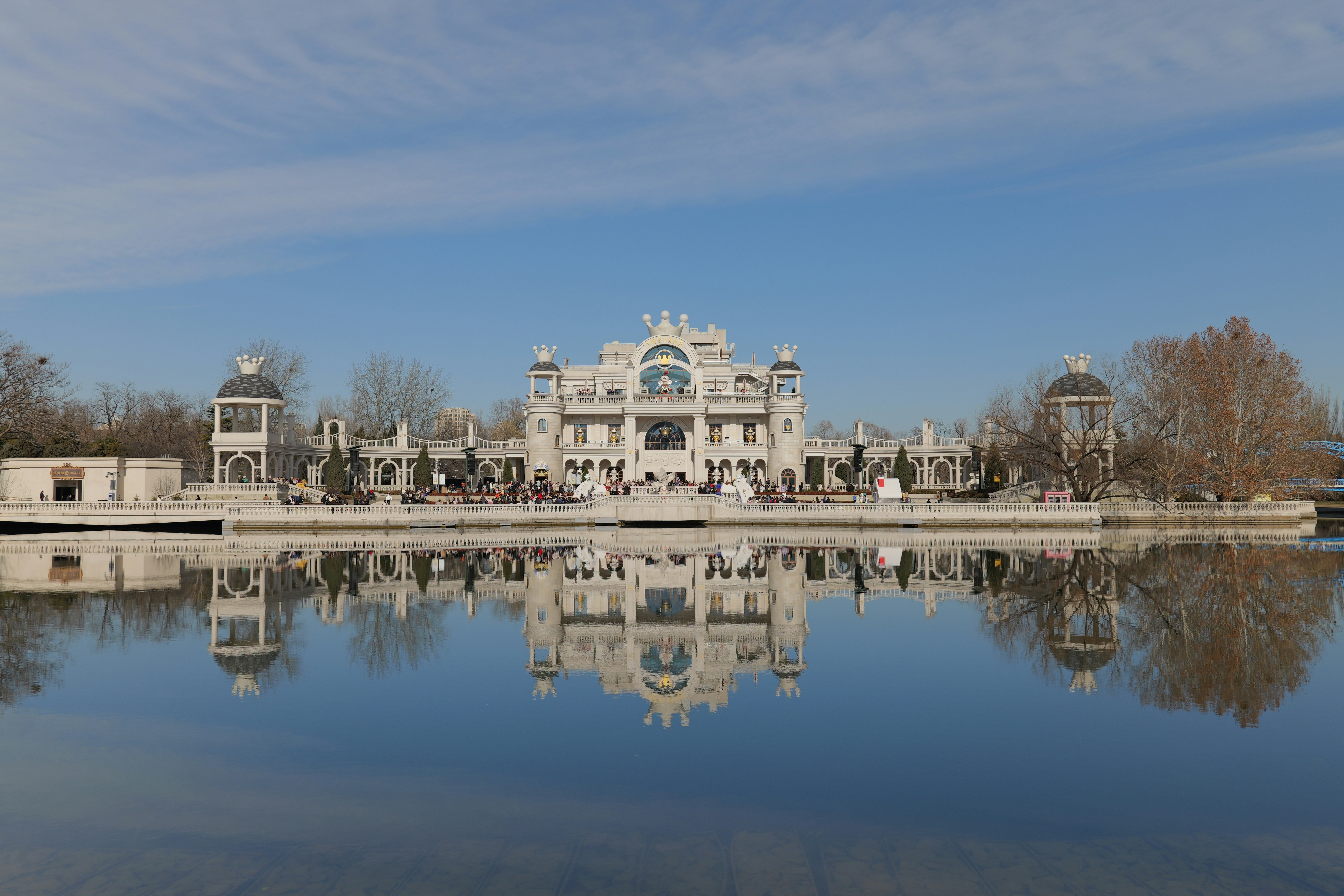 Reflections of Grandeur: A Serene Architectural Marvel