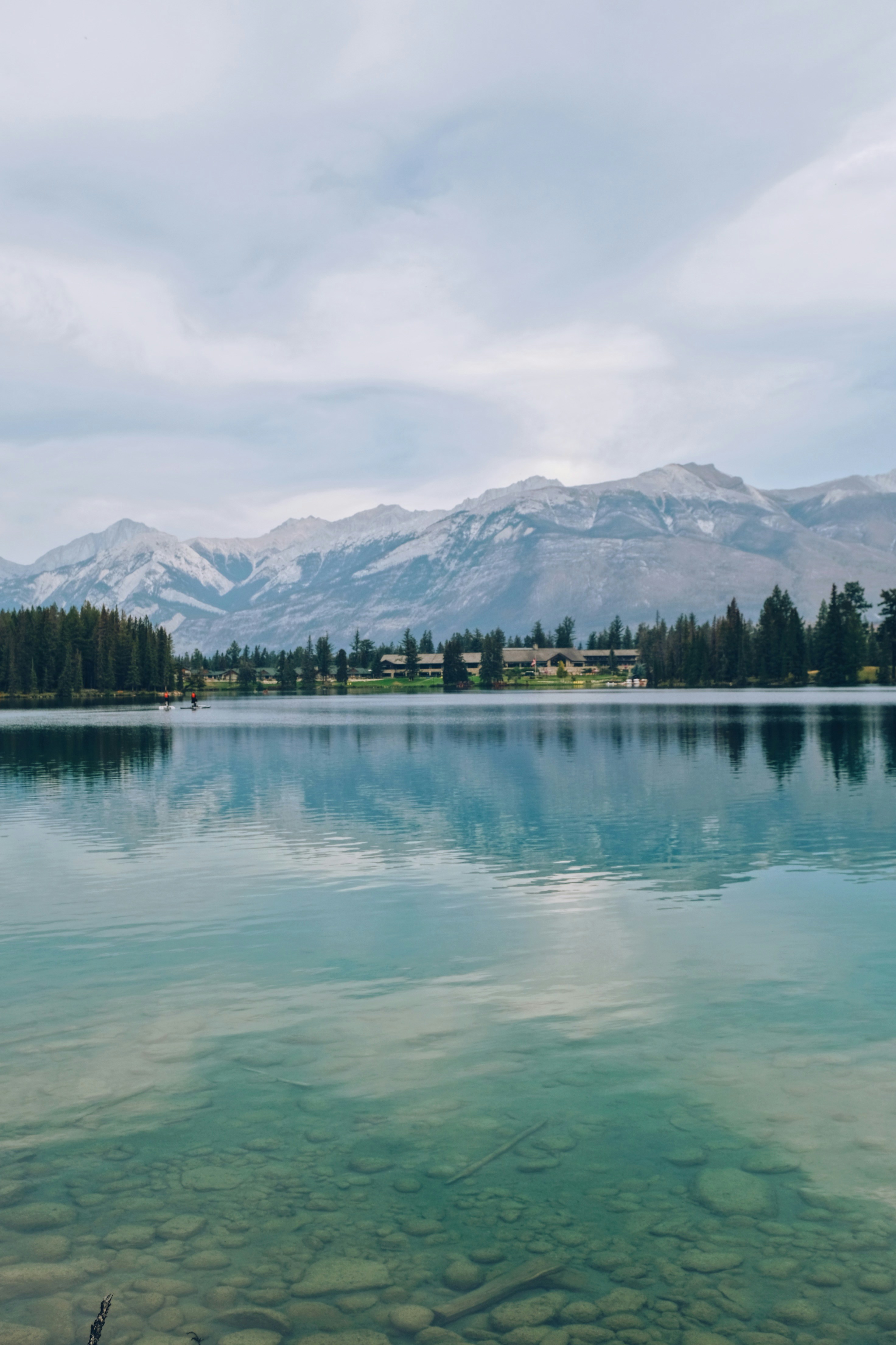 Reflections of Tranquility: A Lakeside Retreat
