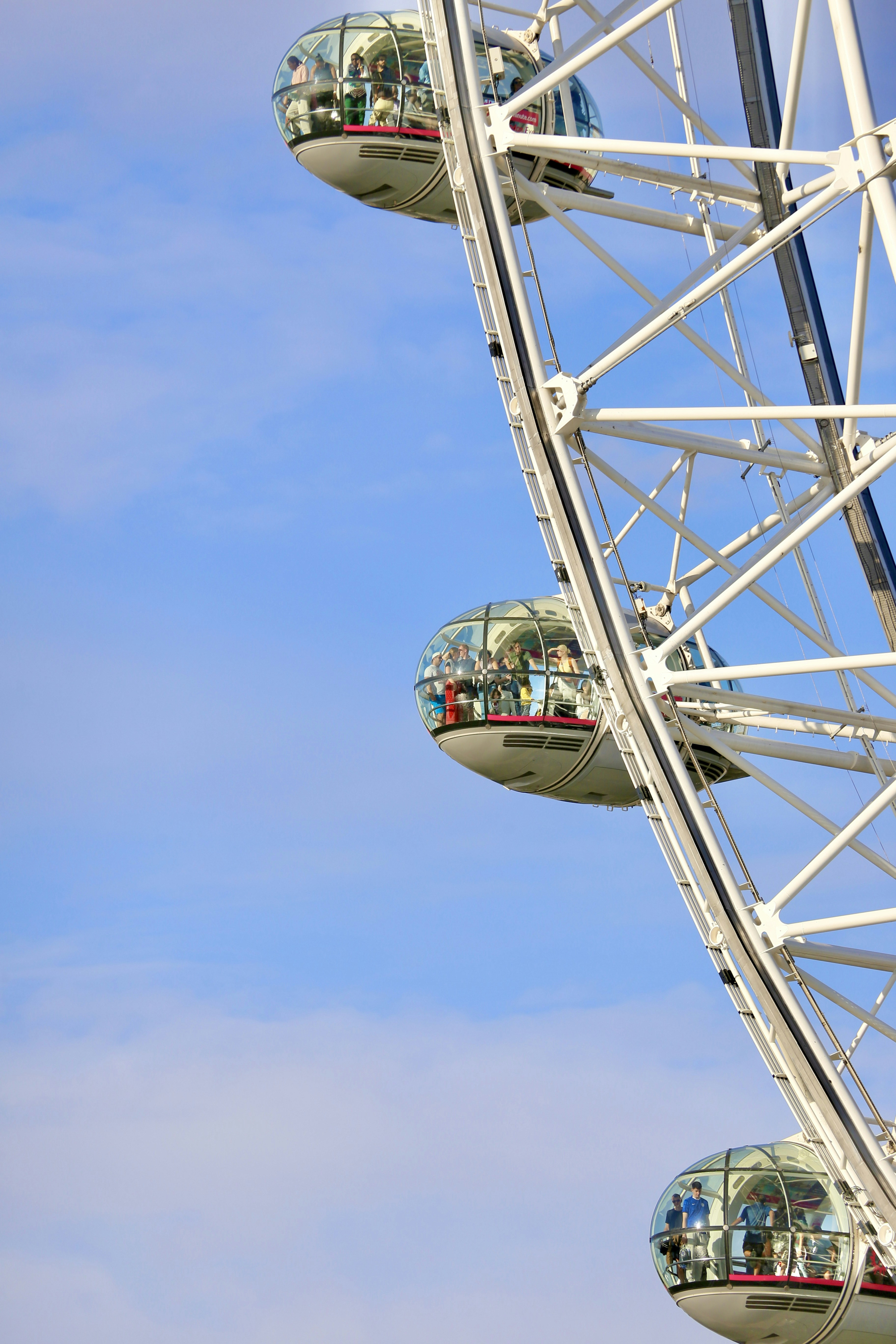 Skyward Whirl: A Modern Spin on Leisure