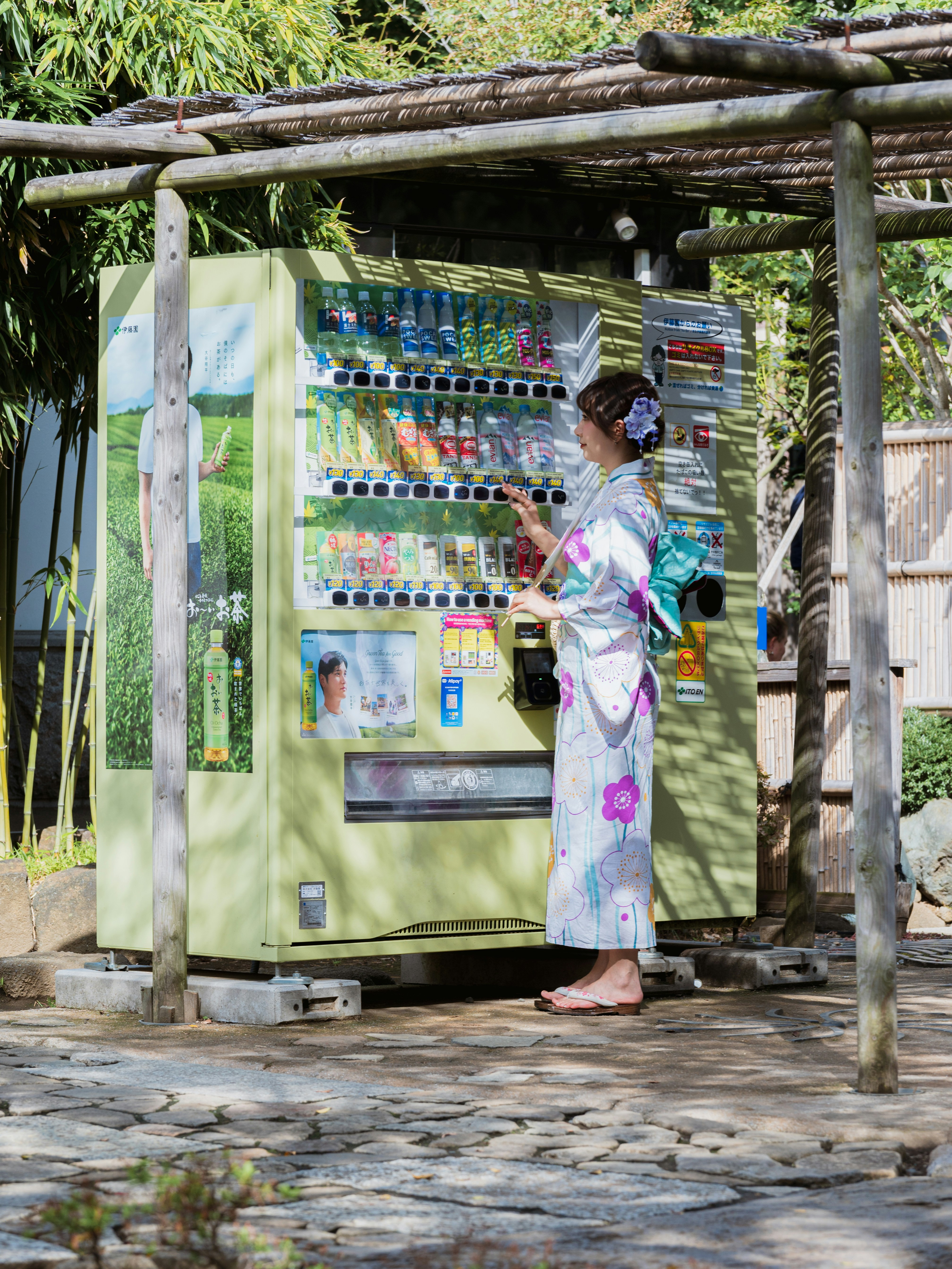 Yukata Moment at a Garden Vending Machine