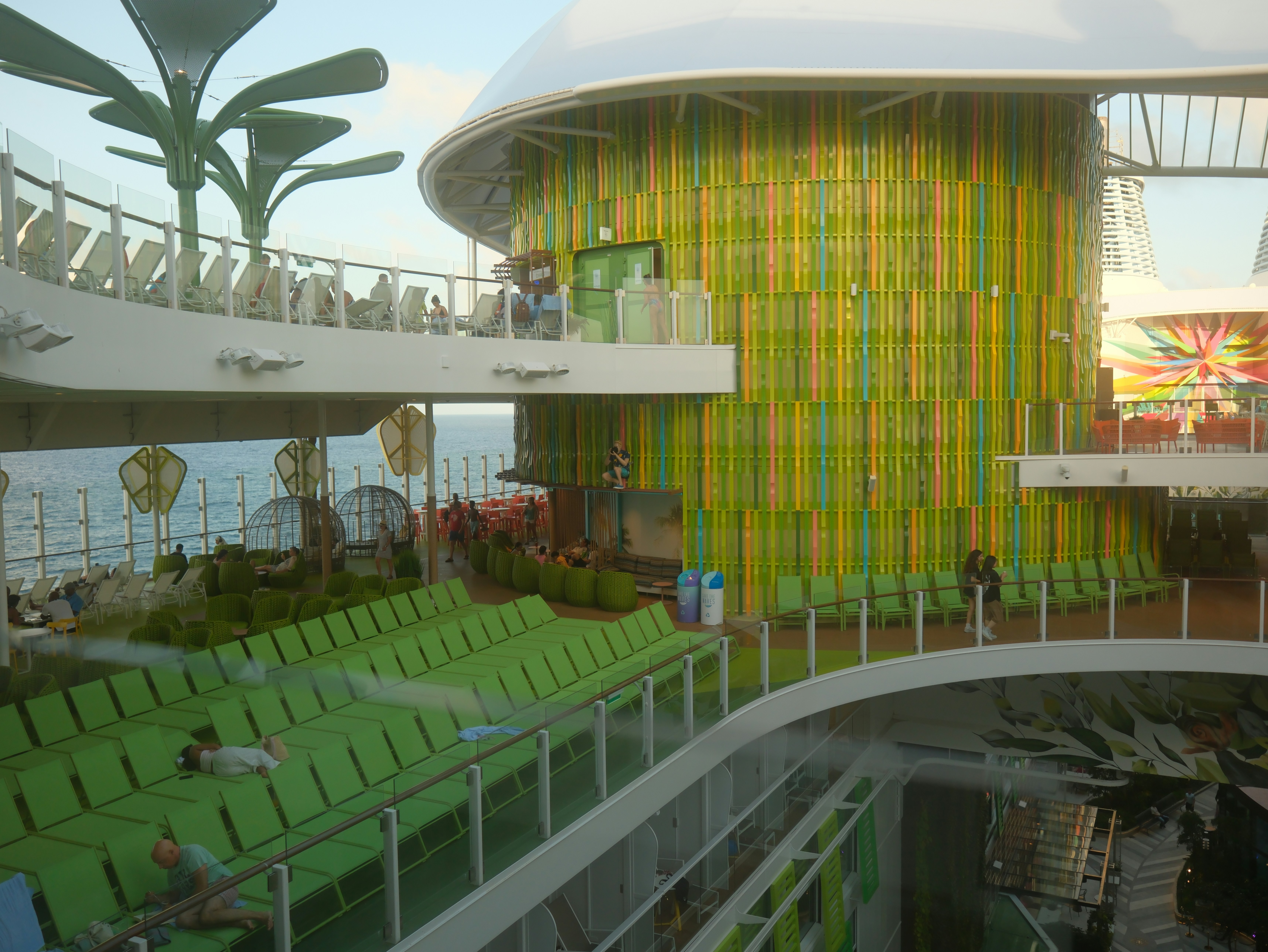 Verdant Oasis: A Modern Retreat at Sea
