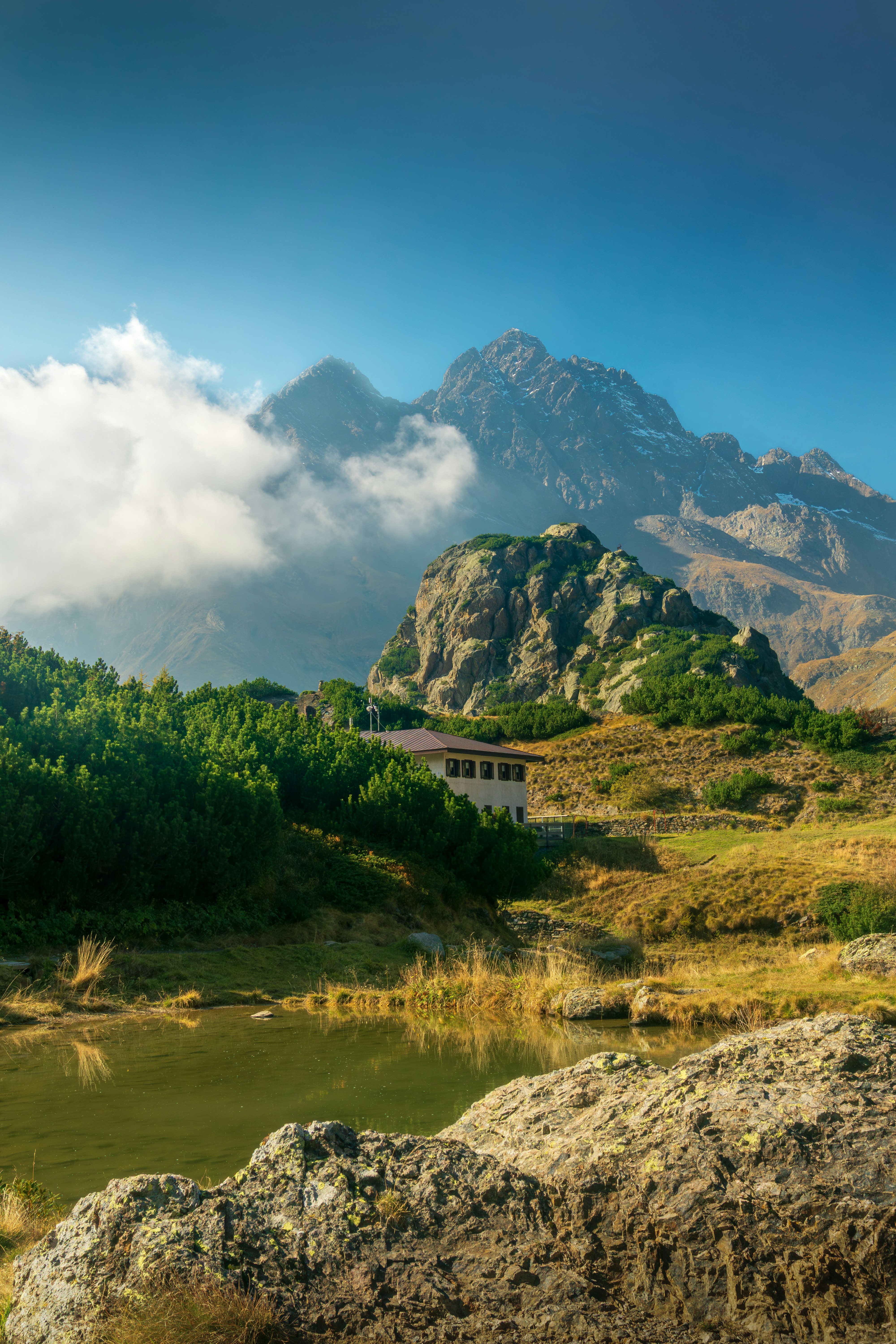 Whispers of the Mountain: A Serene Retreat