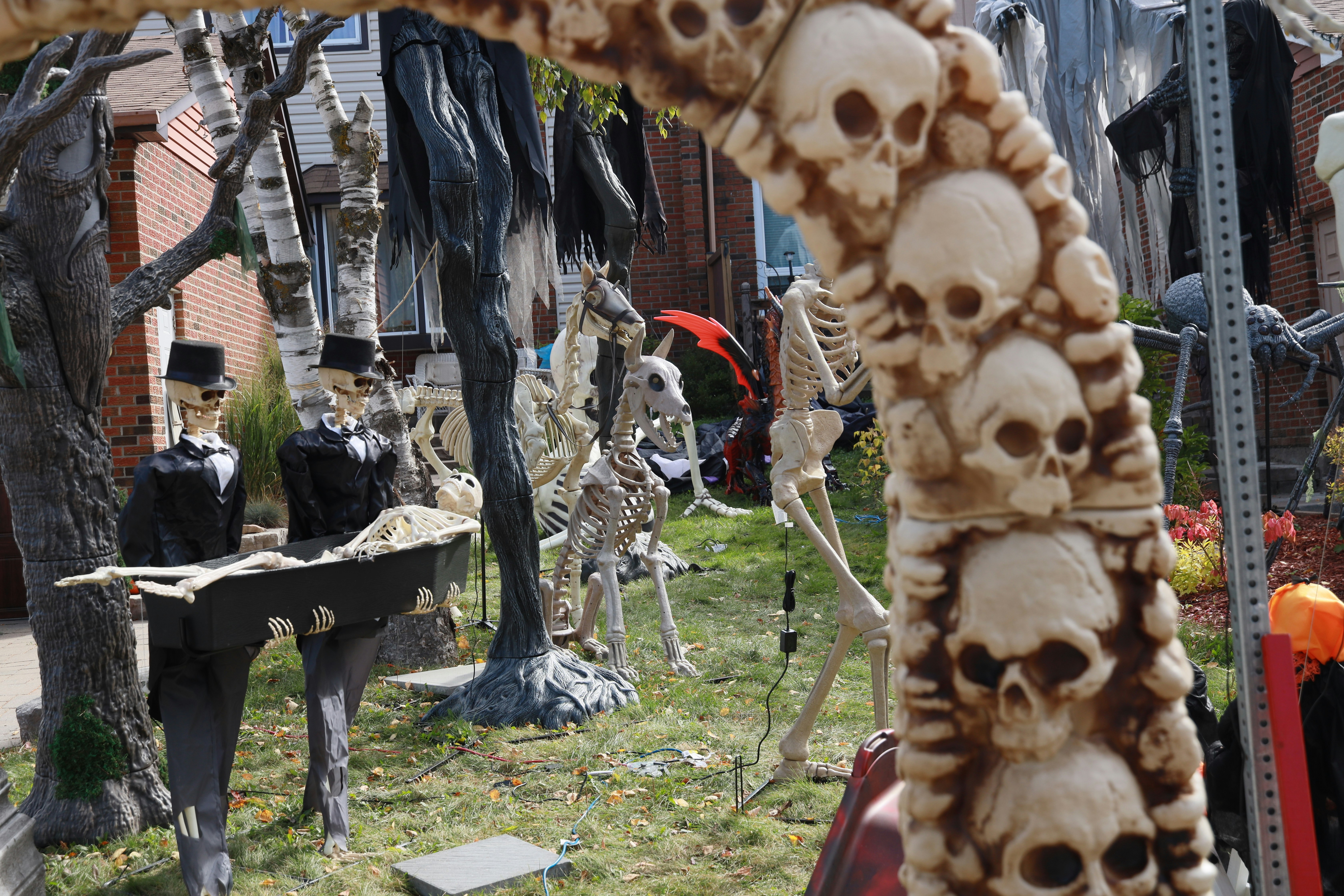 A Grave Affair: The Eerie Elegance of Halloween Decor