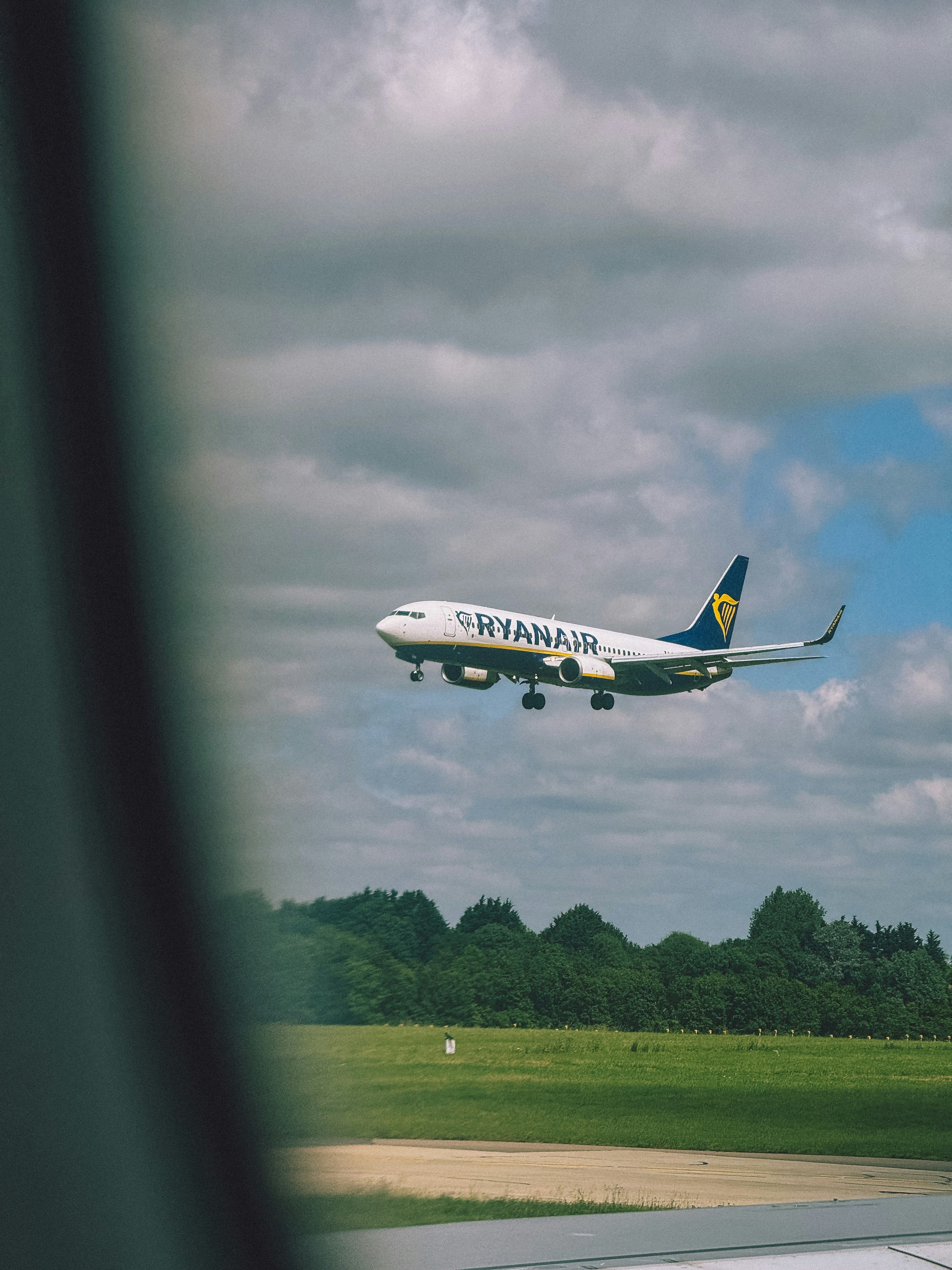 Aerial Approach: The Ryanair Landing
