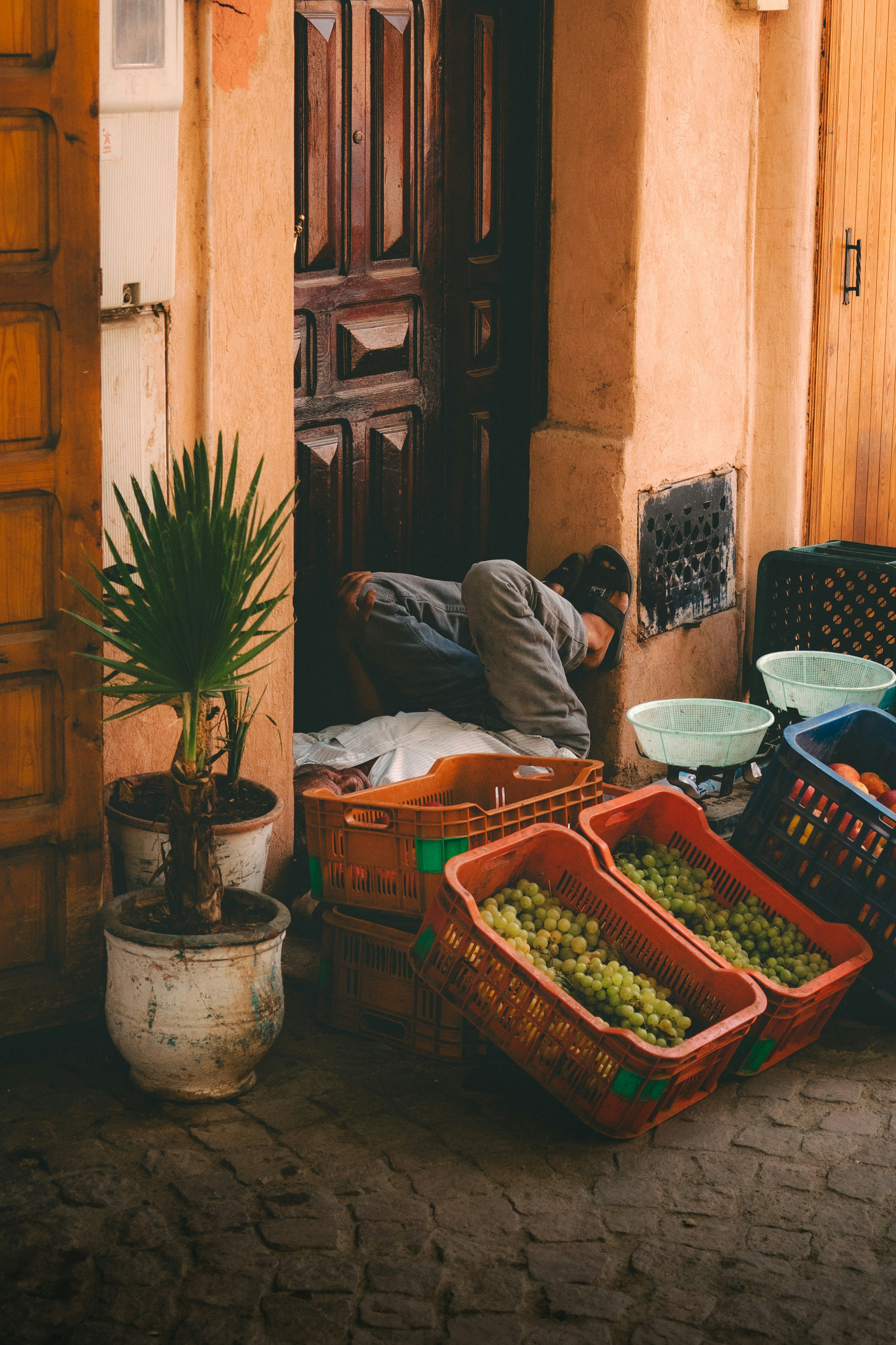 Quiet Moments Amidst the Market's Buzz