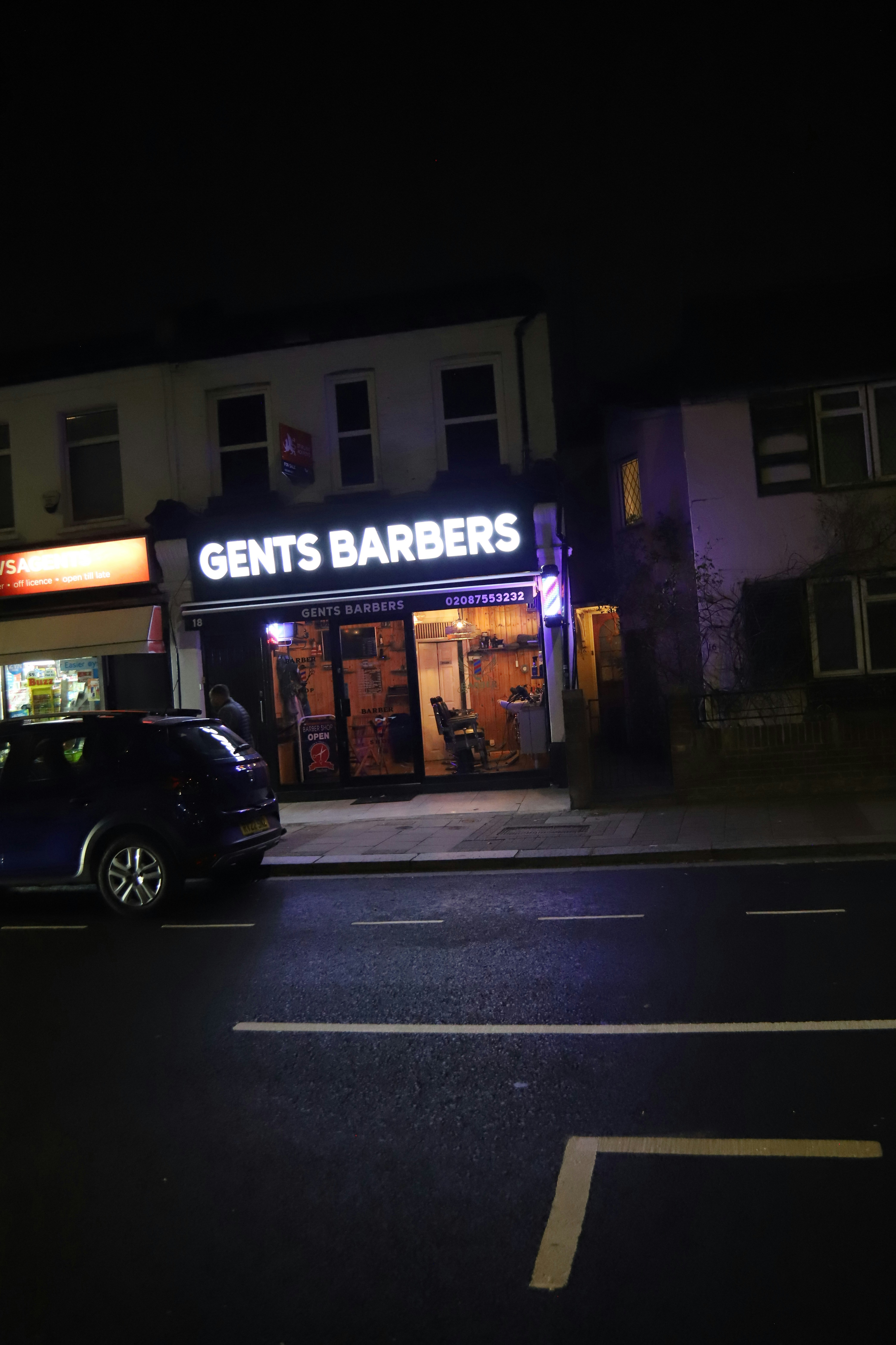 Urban Oasis: A Late-Night Grooming Spot