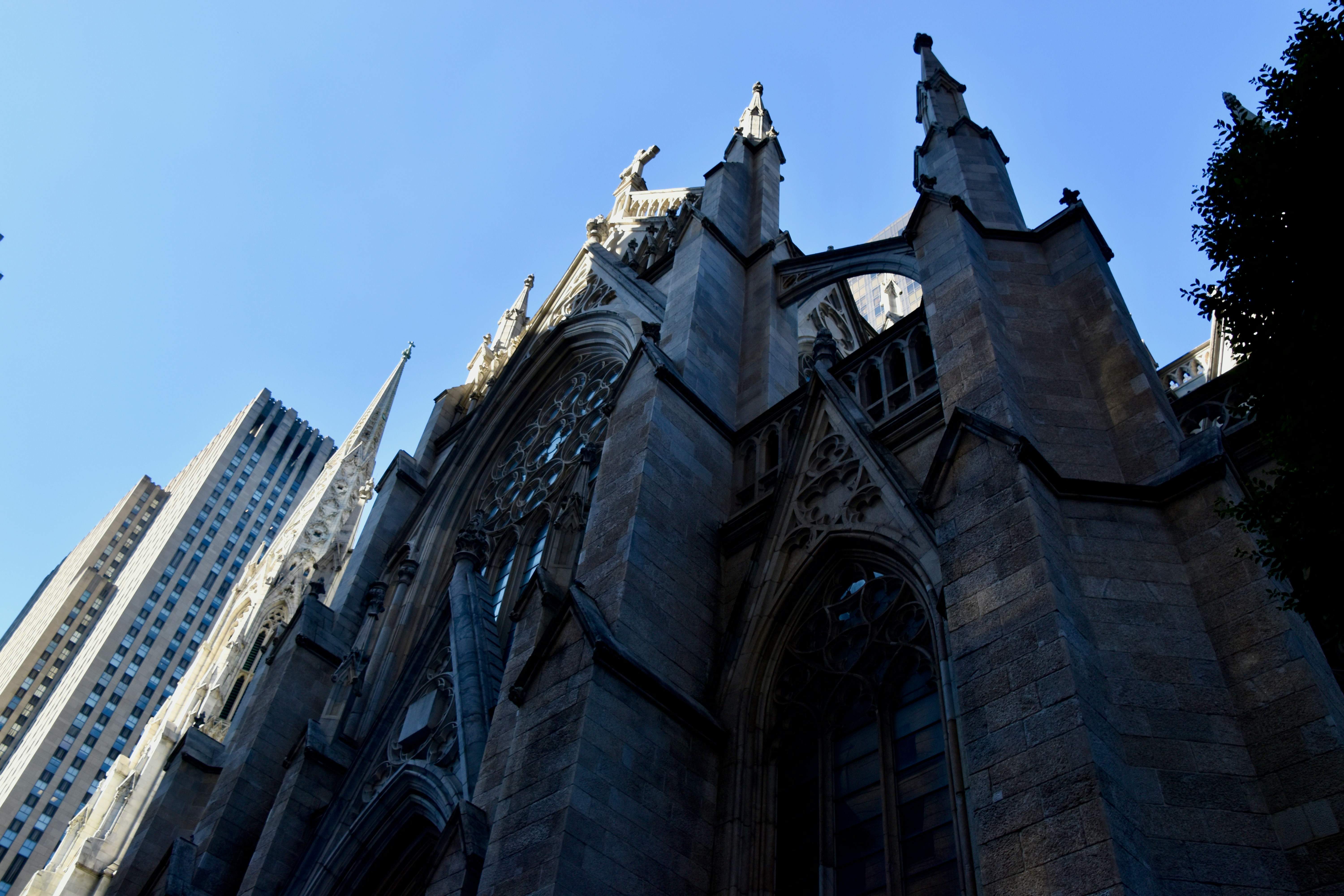 Gothic cathedral architecture against a clear blue sky. photo – Free ...