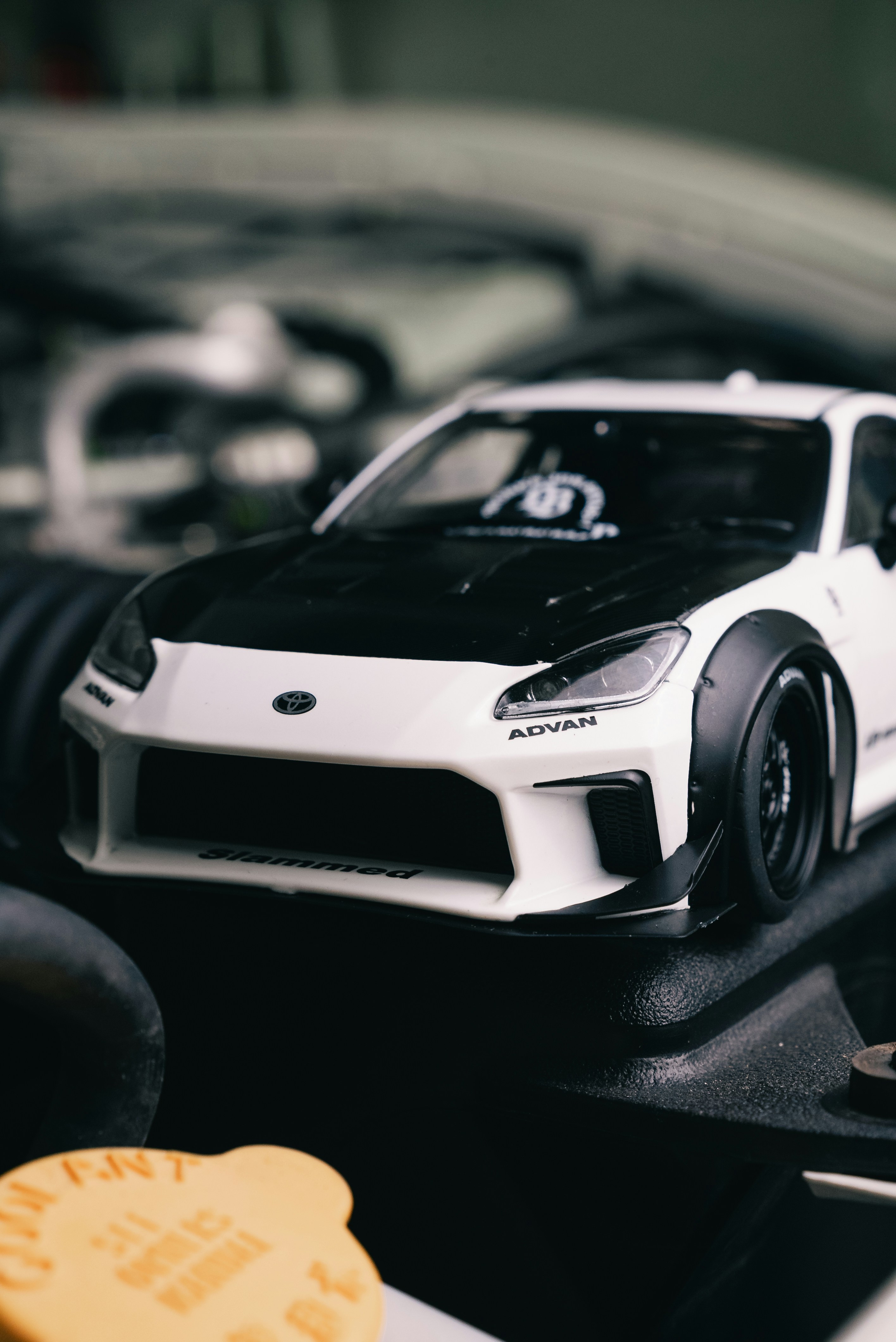 Precision on Wheels: The Art of Miniature Racing