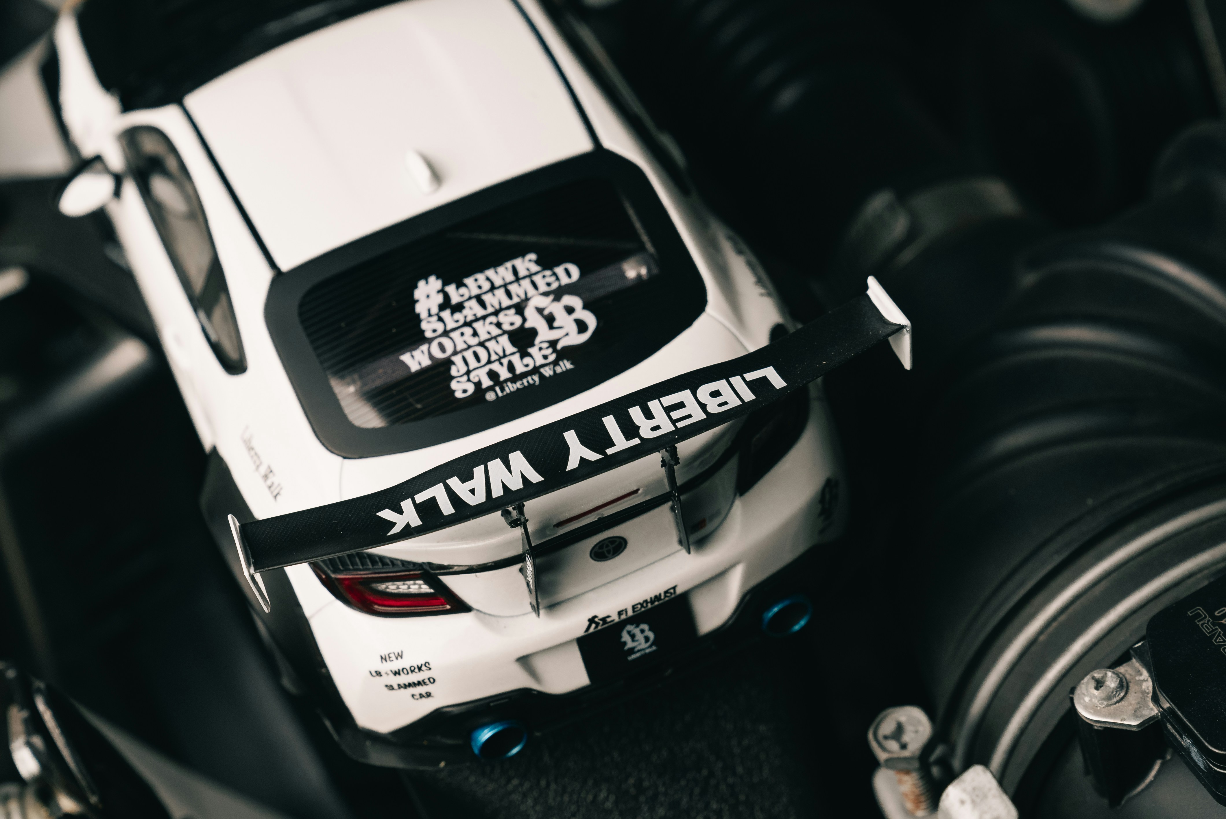 Precision in Miniature: The Art of Model Racing
