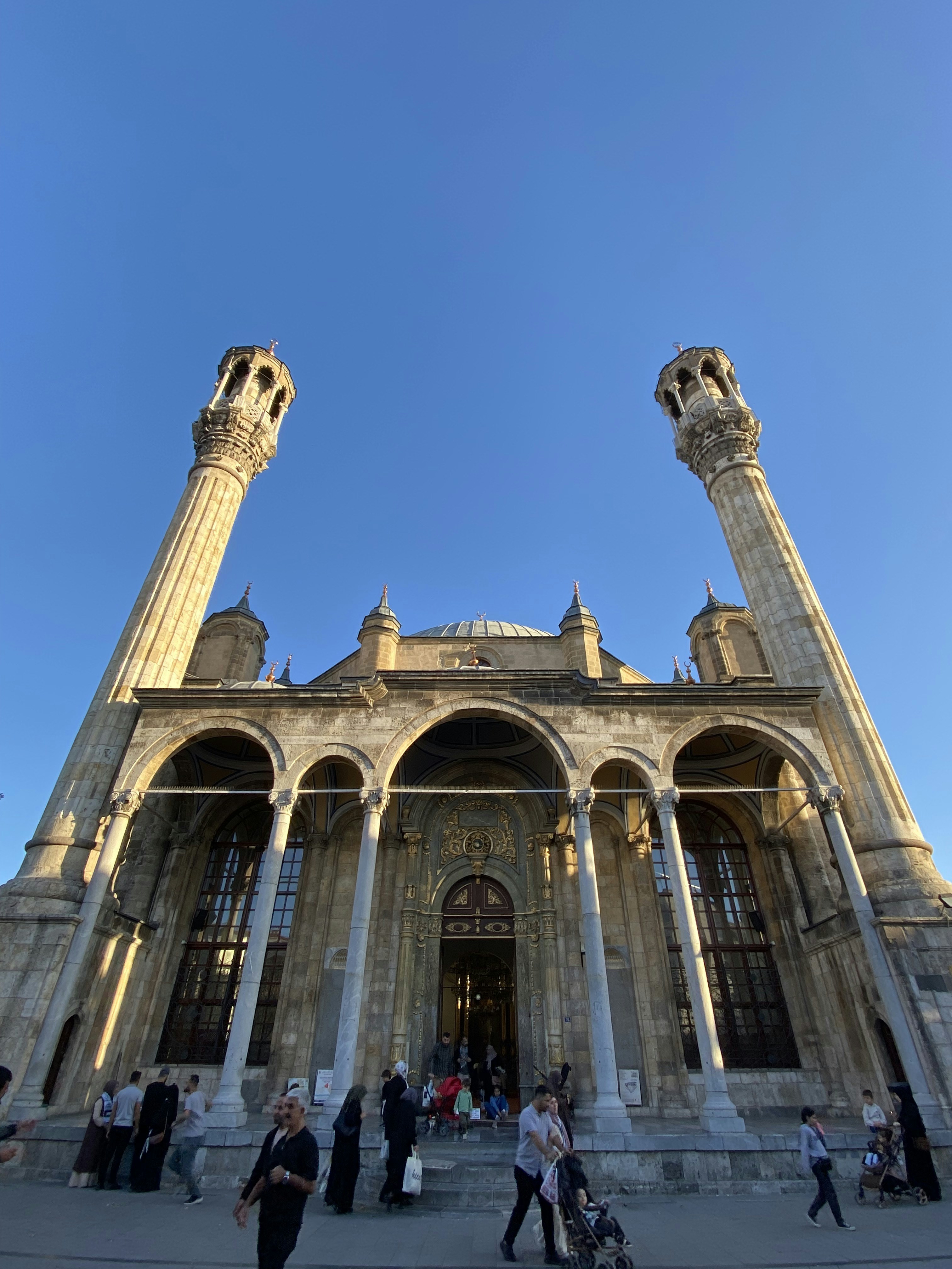 Konya Aziziye camii | Grand mosque with tall minarets under clear blue sky