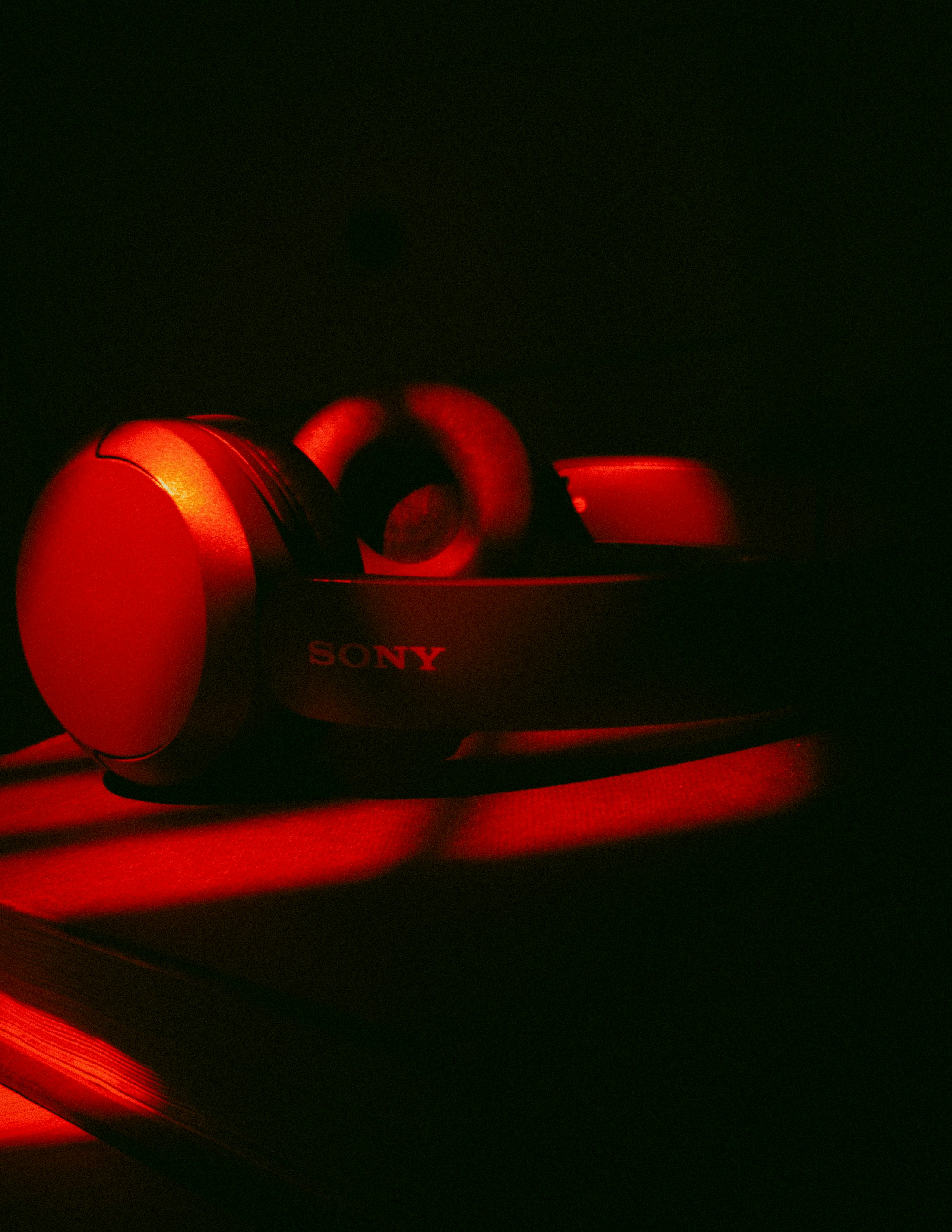 Sony headphone personal phototherapy 🎧📸 | Sony headphones illuminated by red light