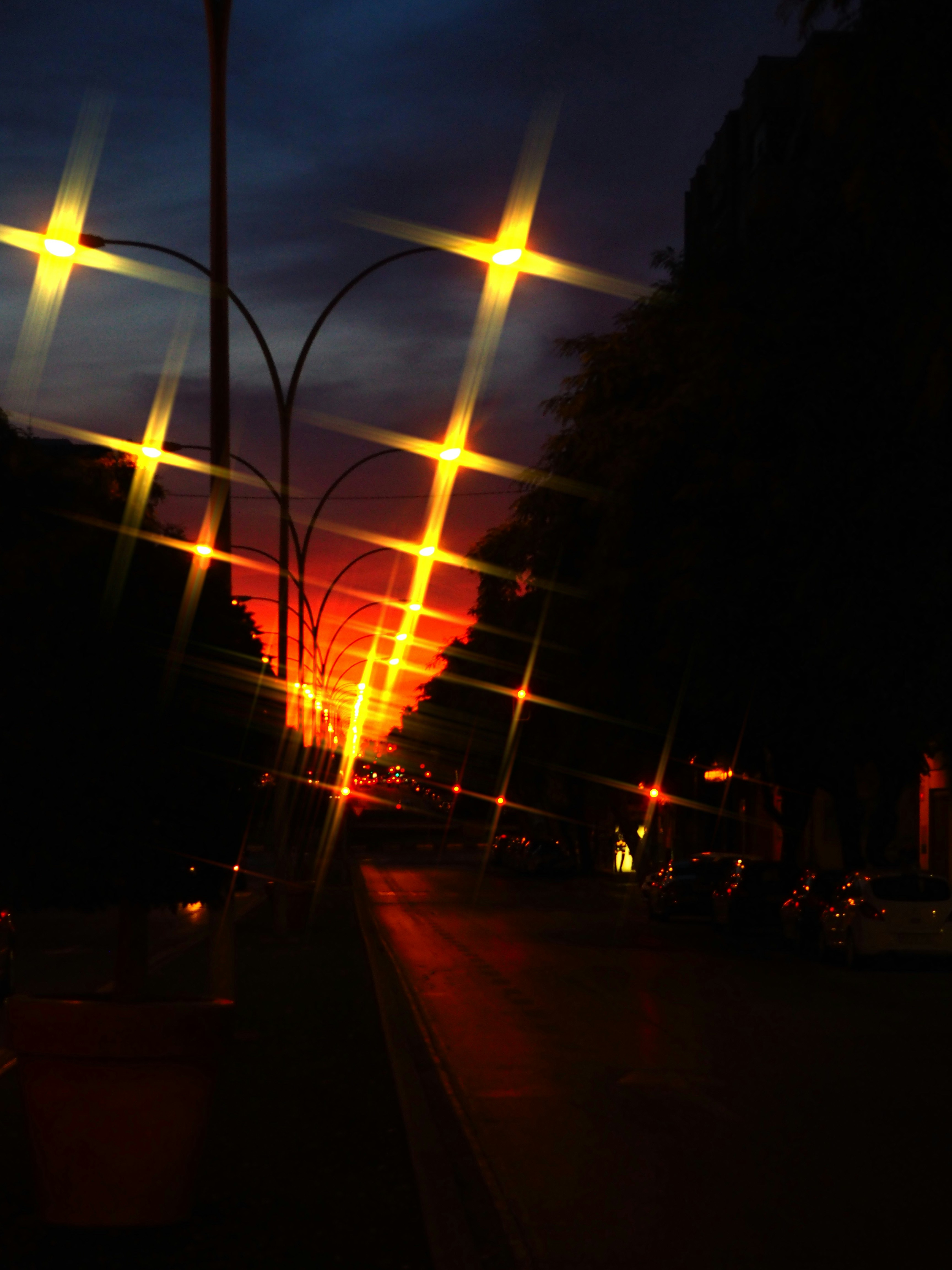 Twilight's Glow: A Dance of Light and Shadow