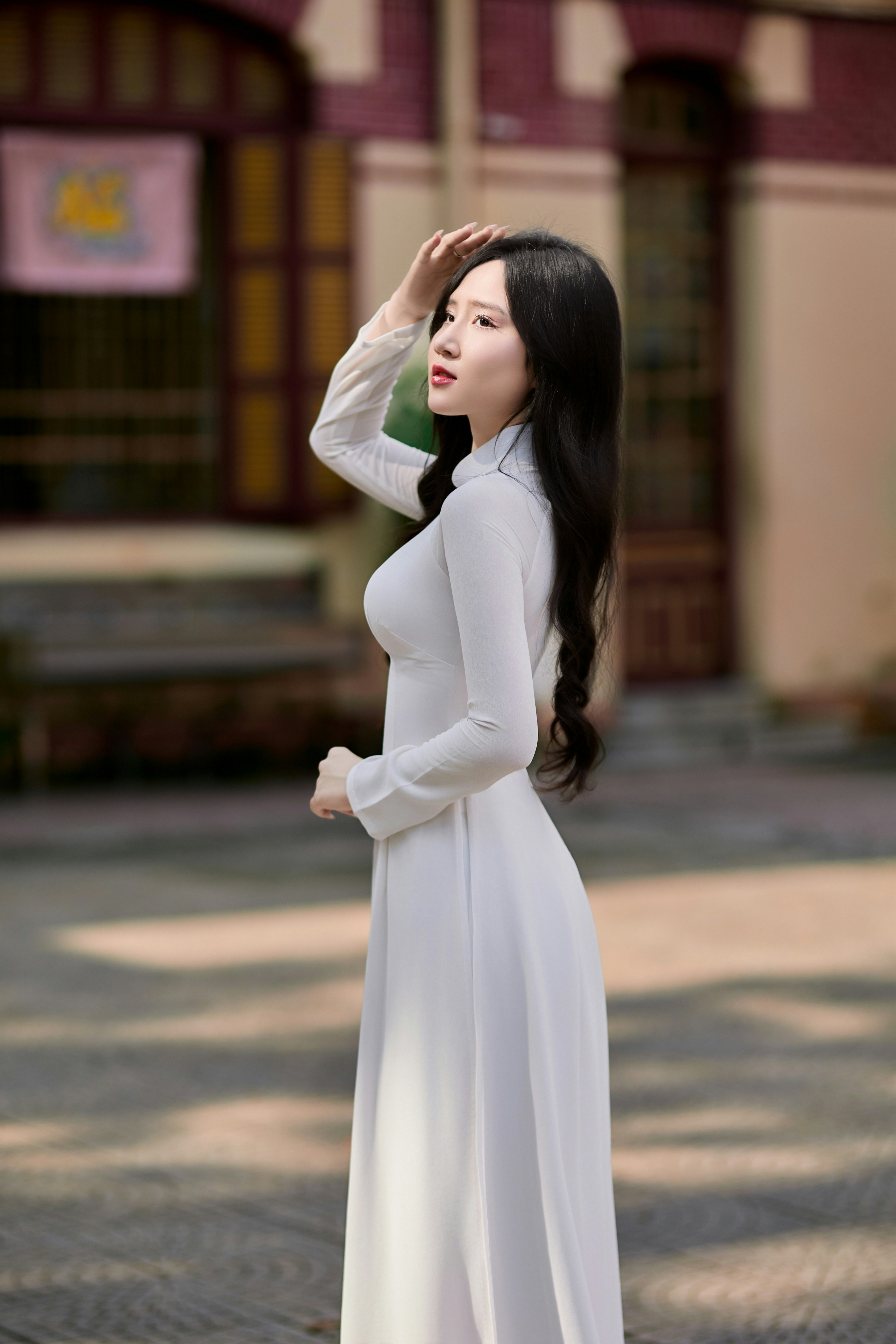 Grace and timeless beauty in Vietnamese traditional dress