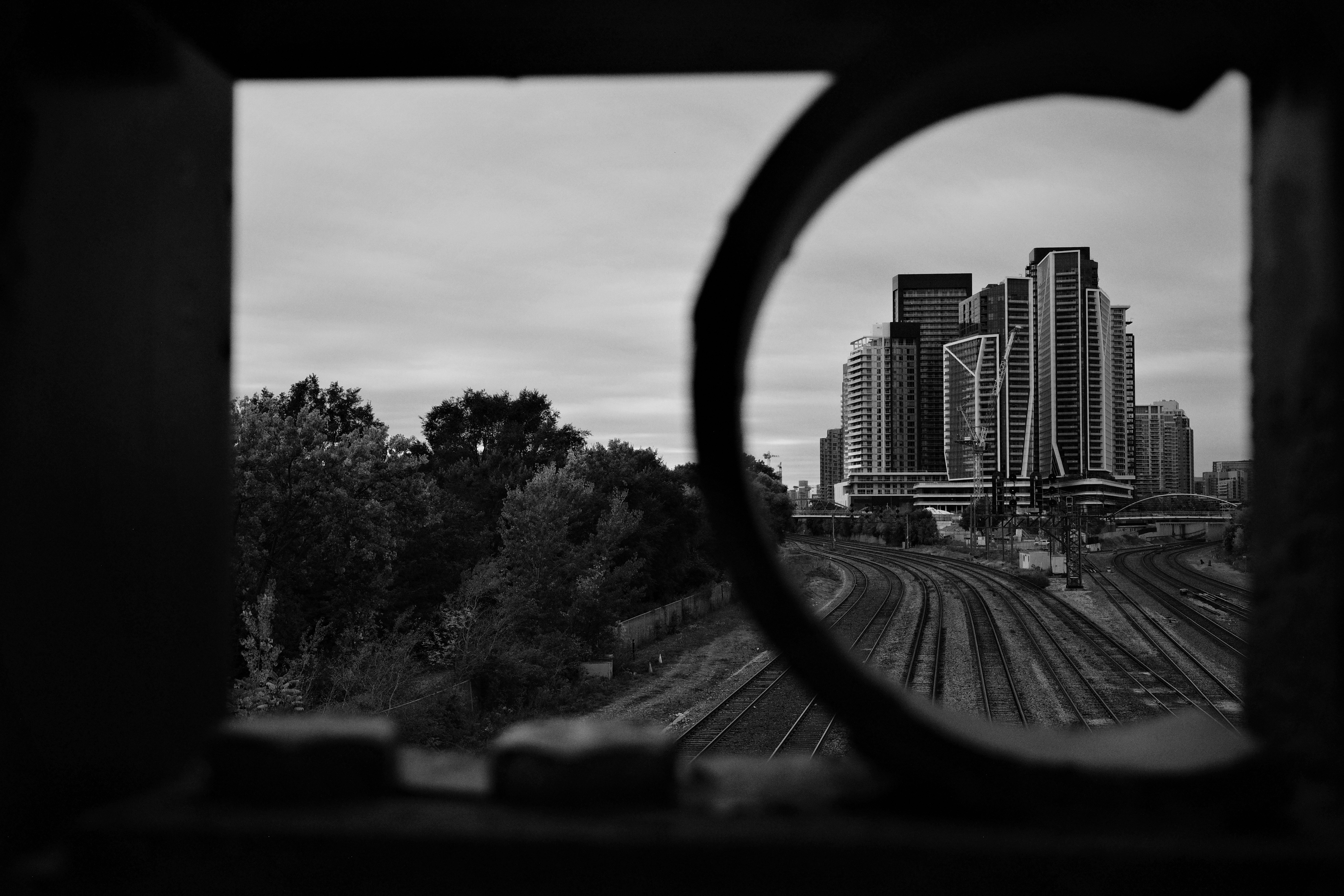 Urban Framing: A Glimpse Through Steel