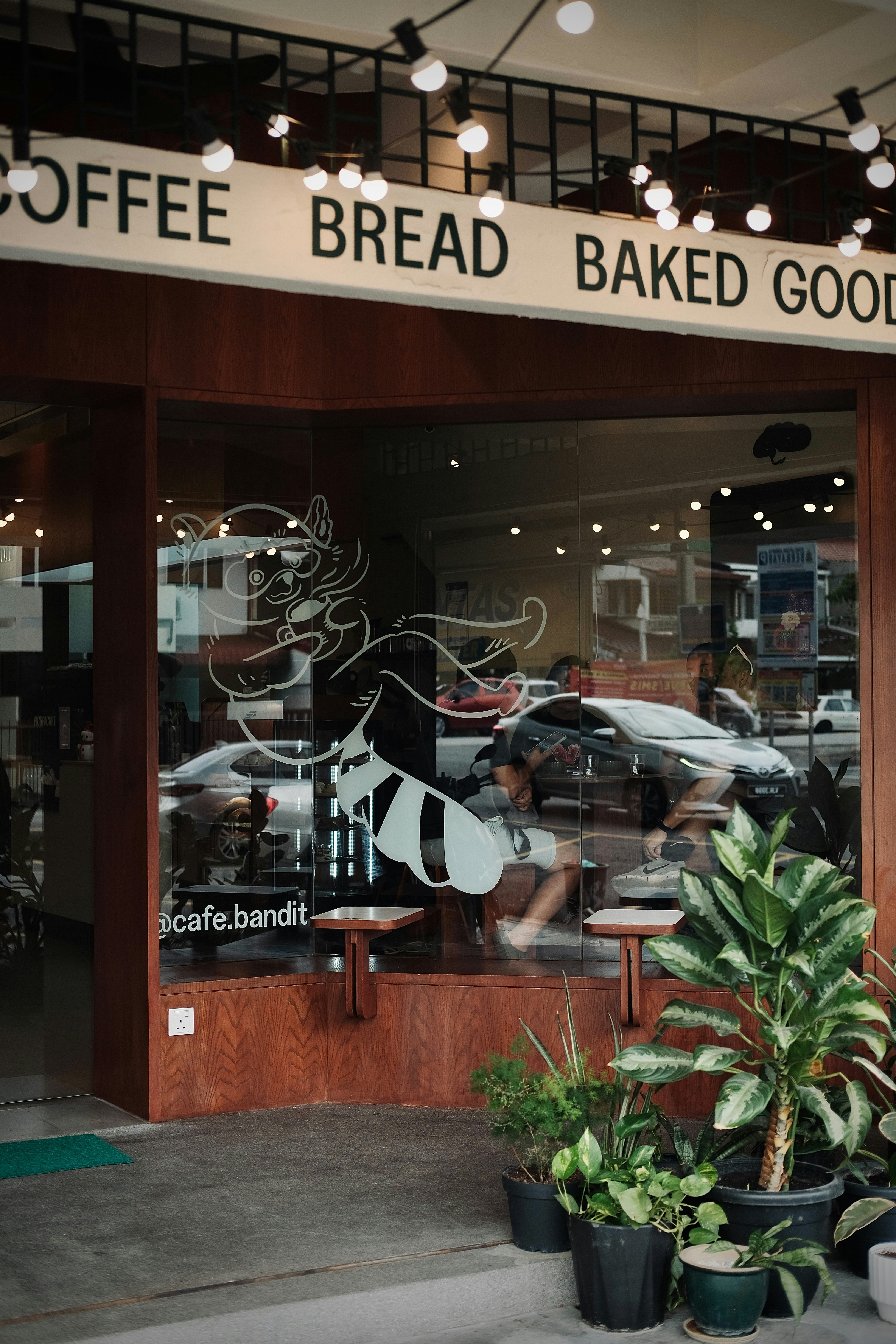 Urban Retreat: A Glimpse into Café Culture