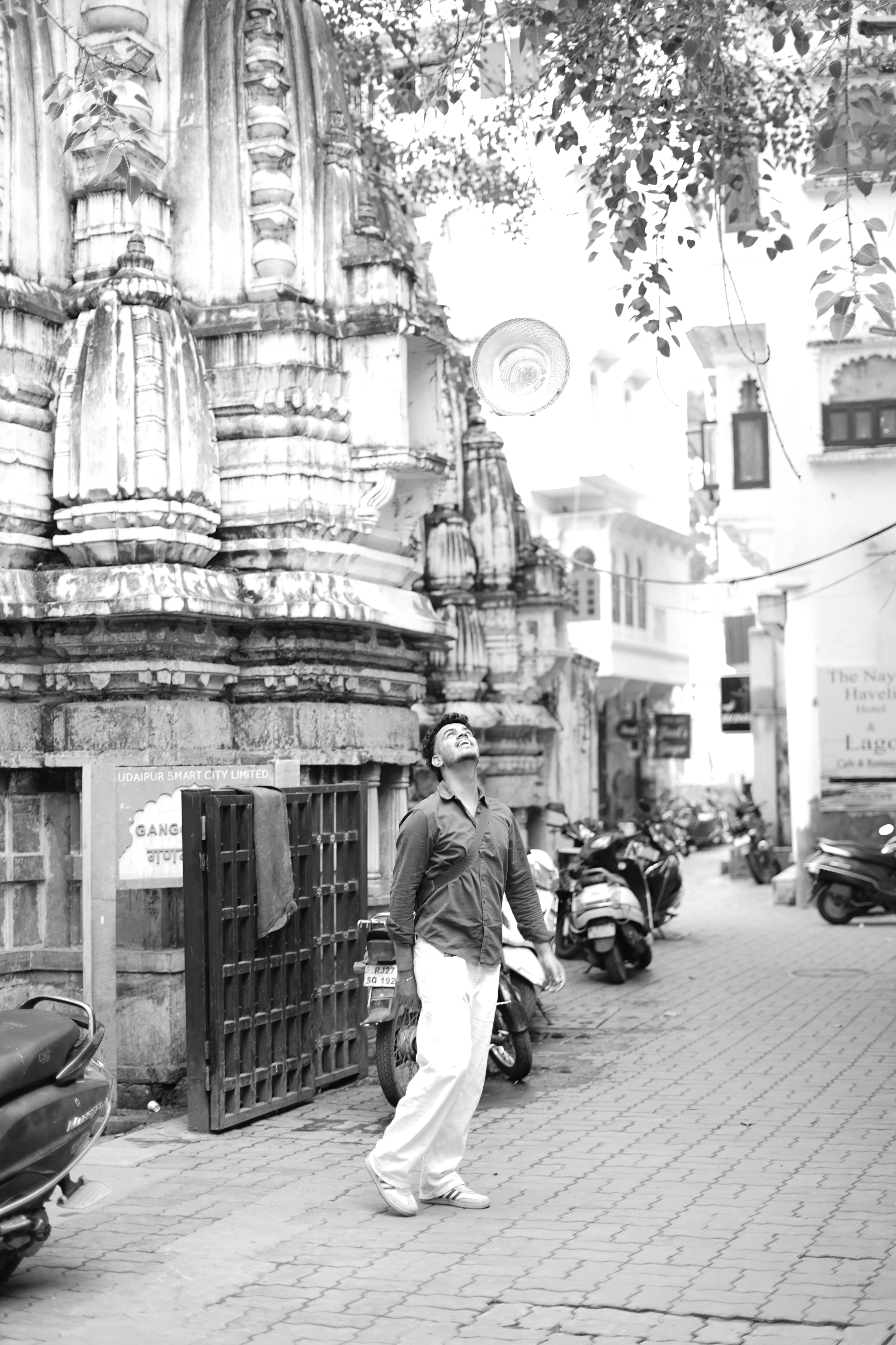 Glimpse of Reverence: A Moment Under the Temple's Gaze