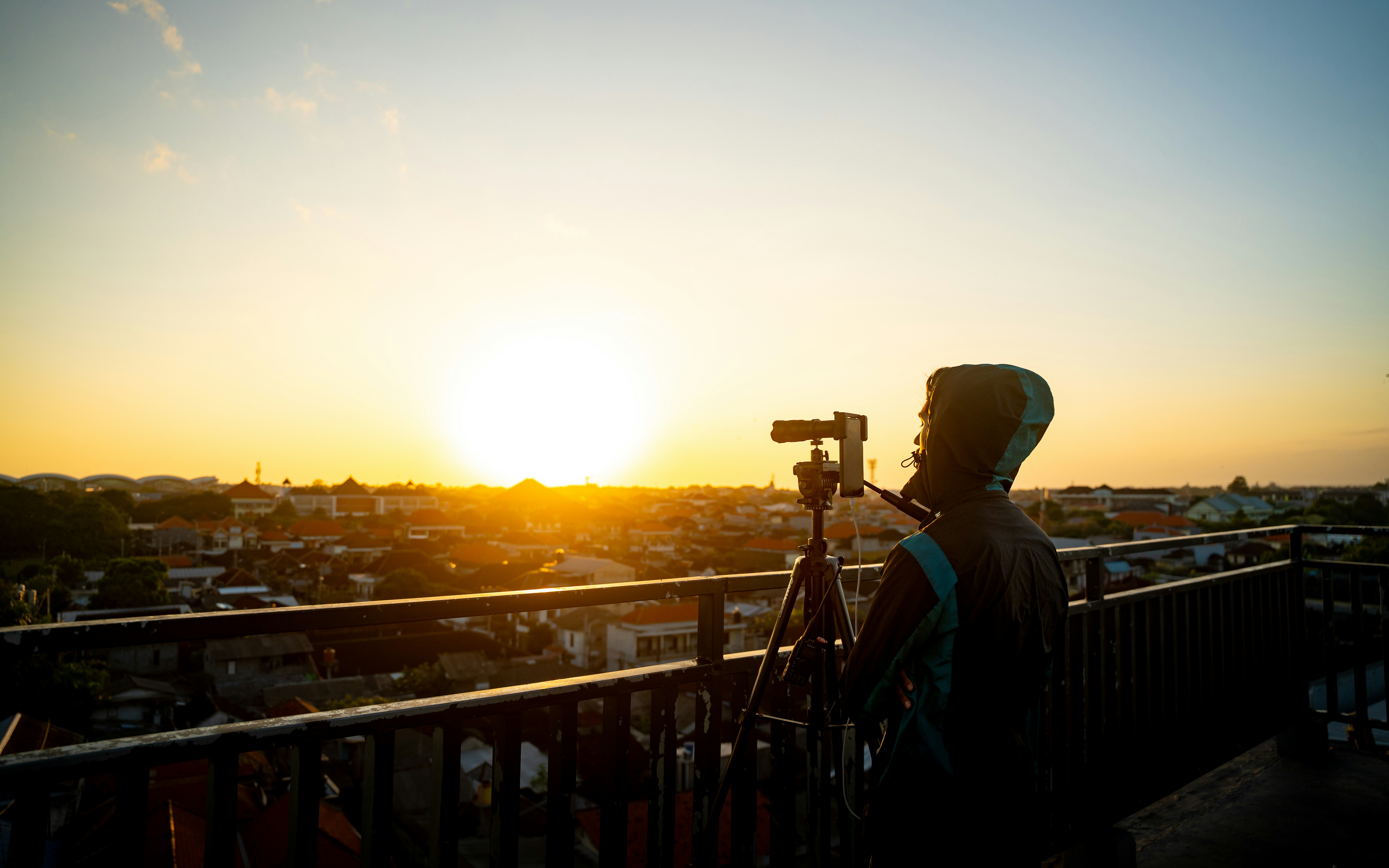 Chasing the Horizon: A Photographer's Dawn
