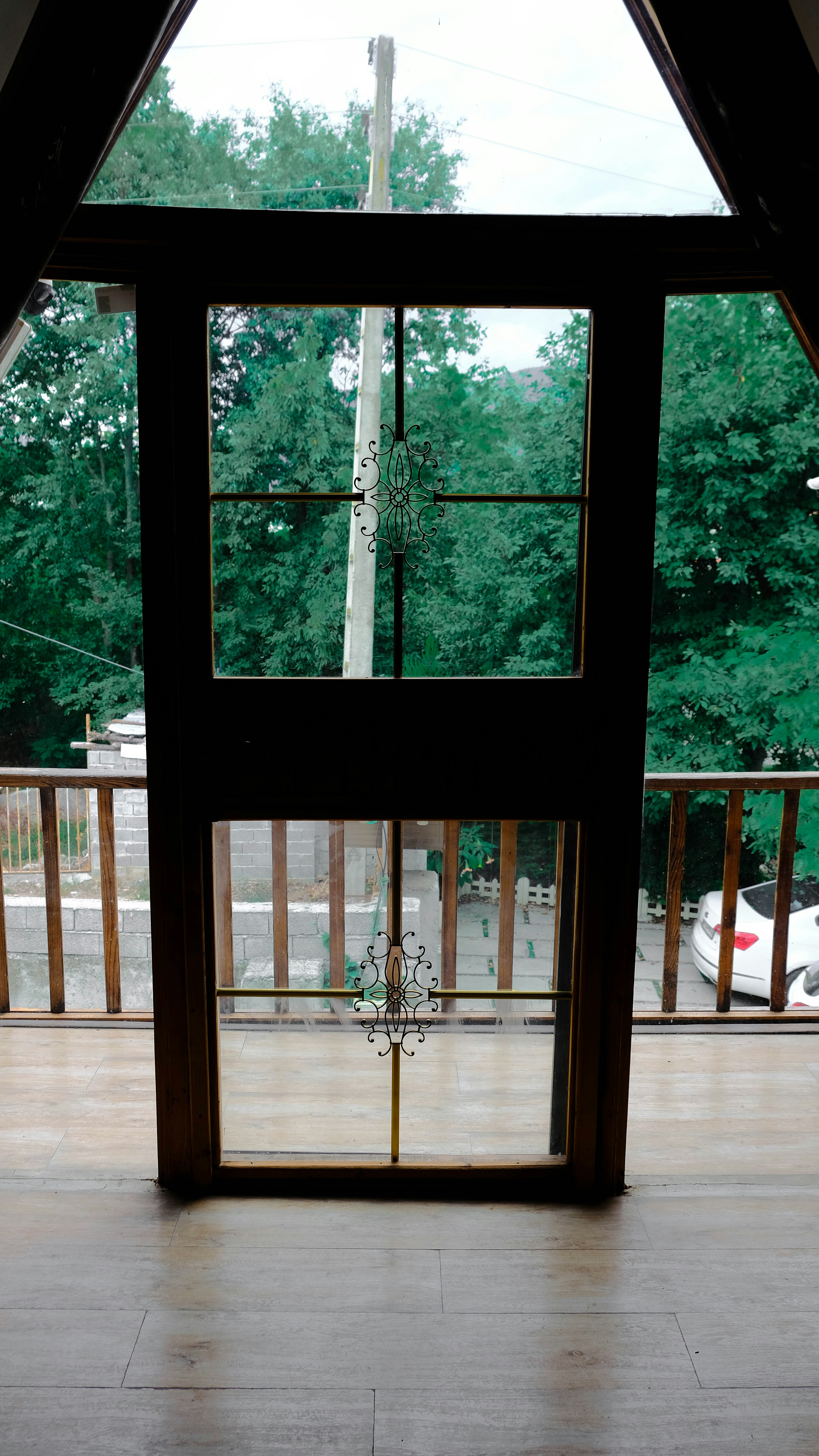 Framed Serenity: A Glimpse into Nature's Embrace