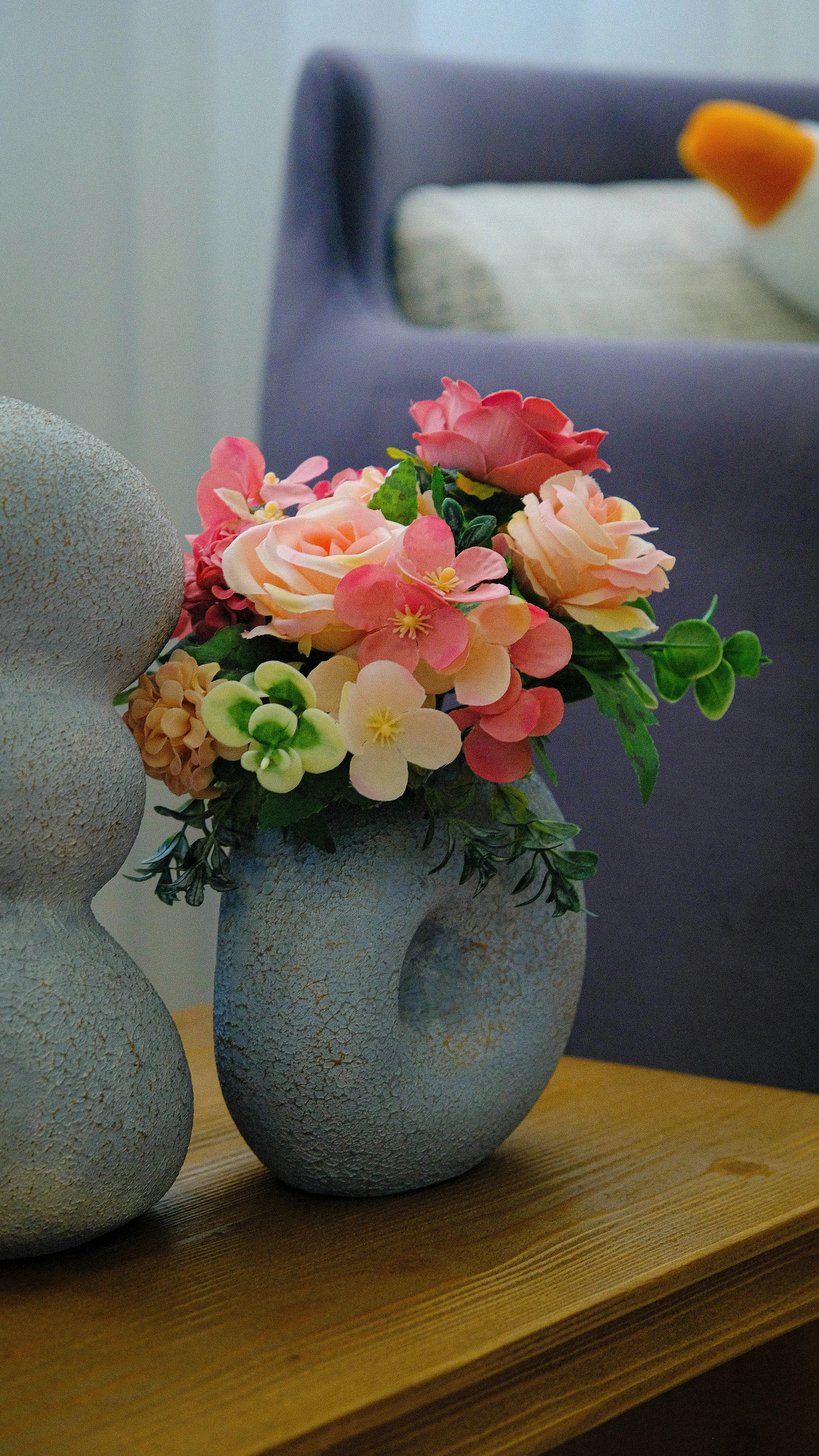 Floral Harmony in a Contemporary Setting