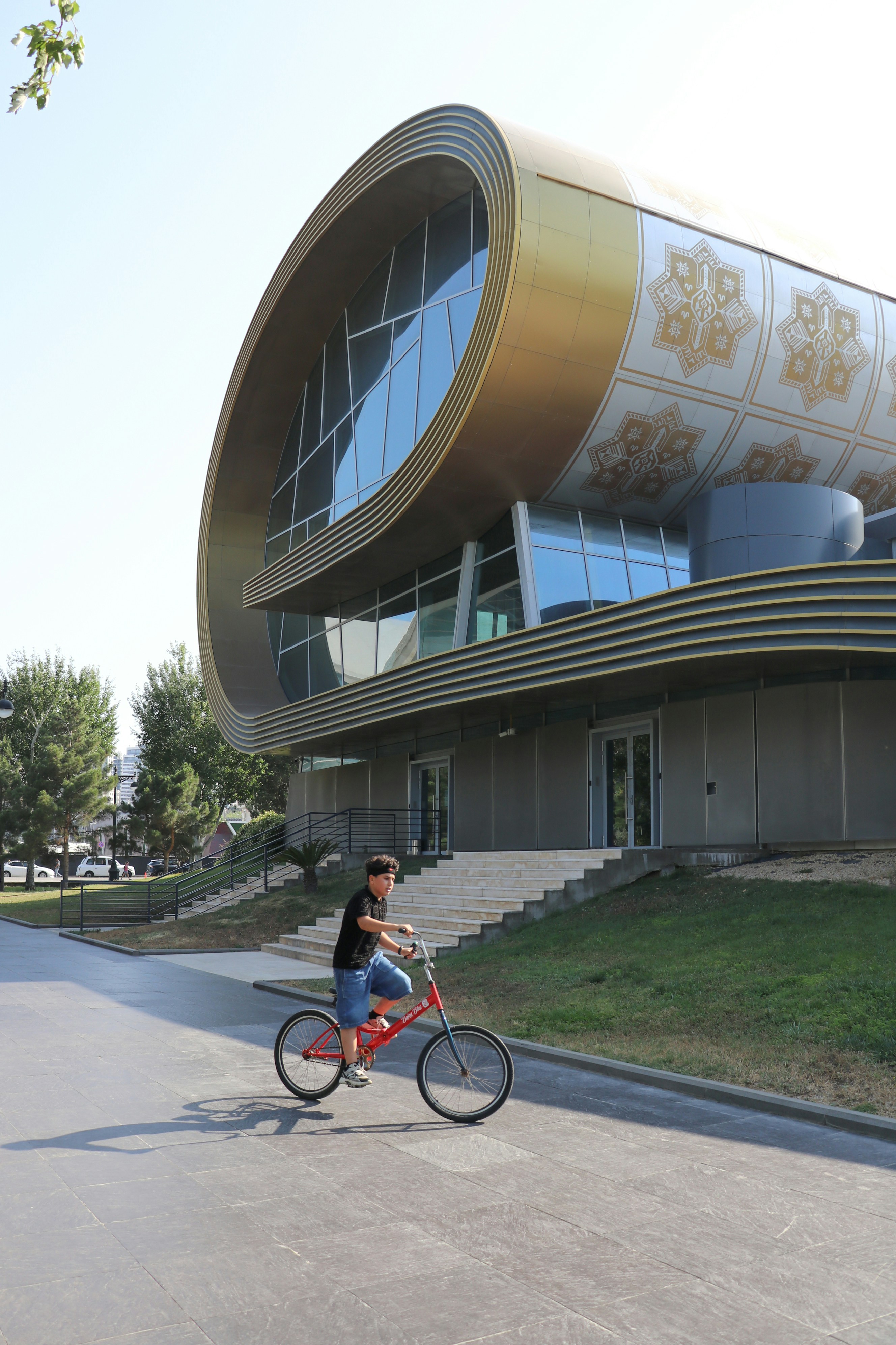 Urban Motion Against Architectural Innovation