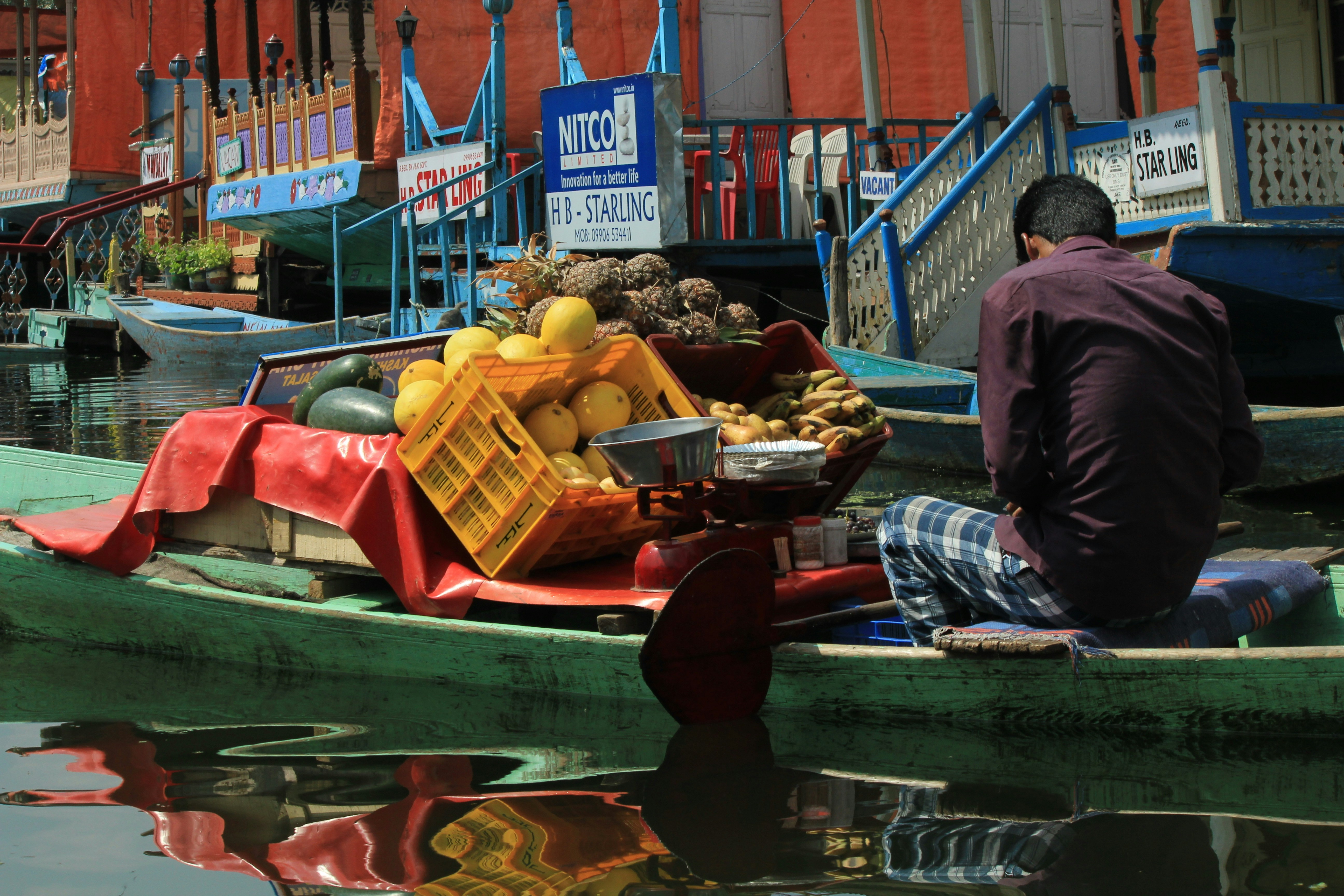 Market on Water: A Floating Bazaar Experience