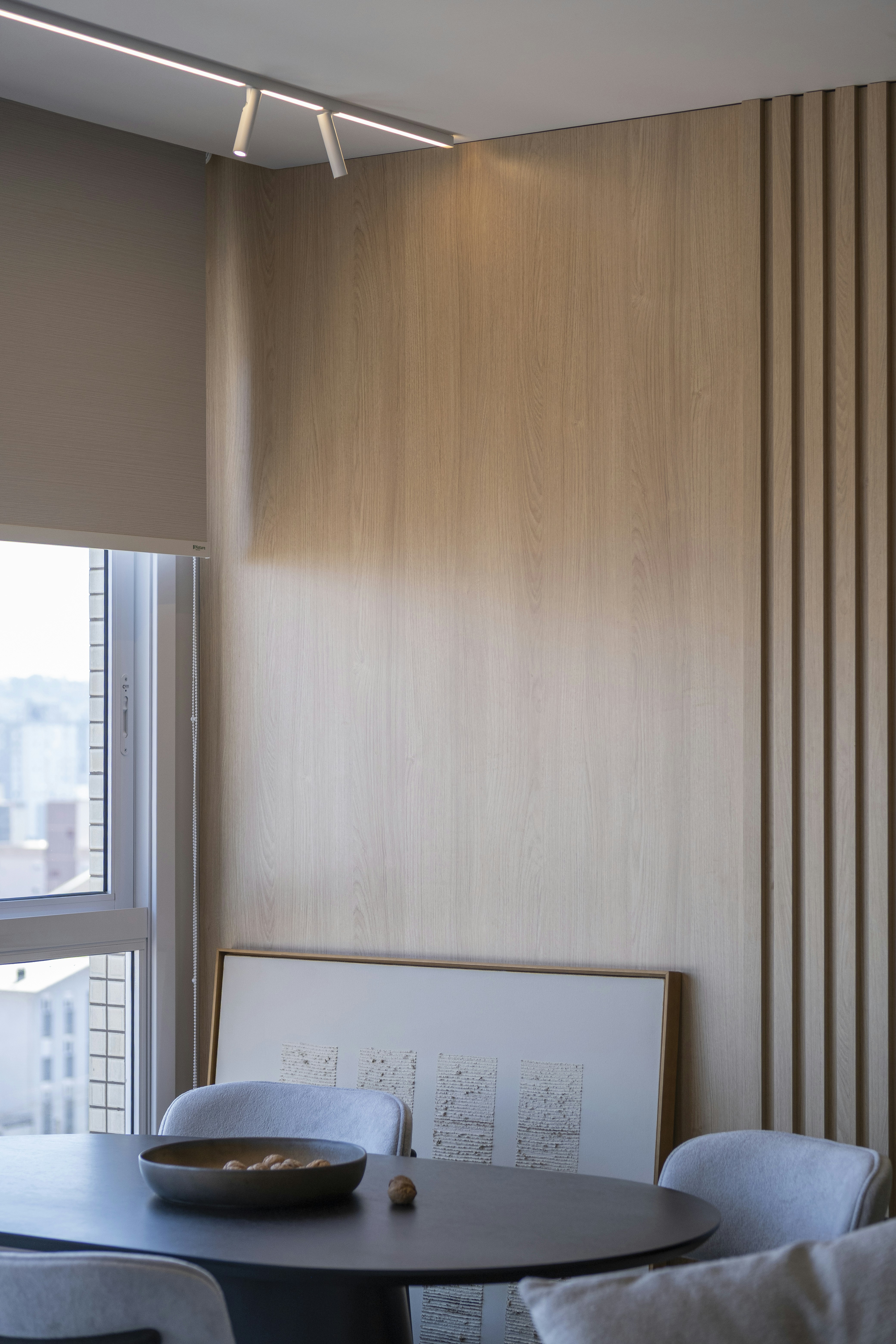 Harmony in Minimalism: A Contemporary Dining Space