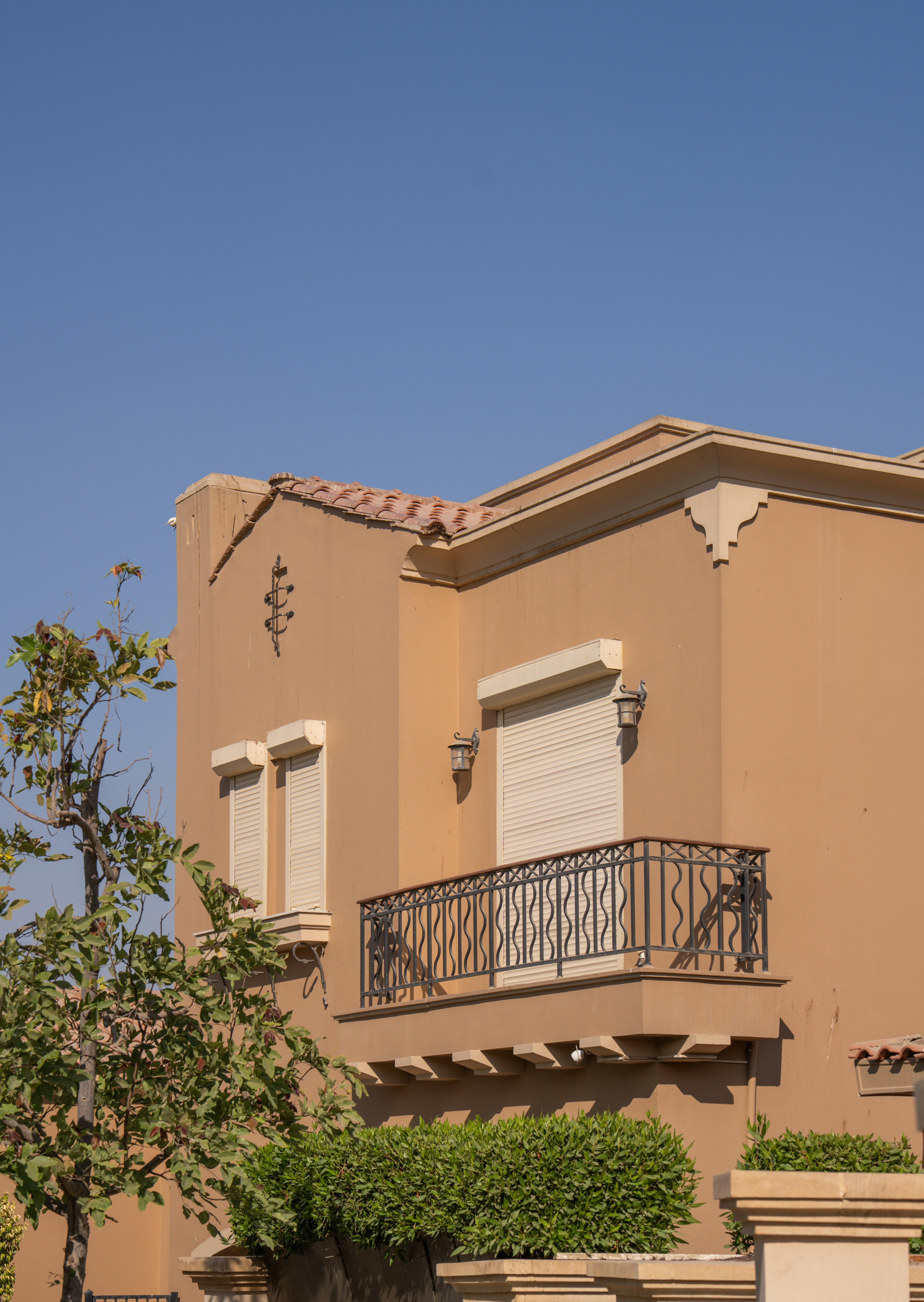 Architectural Harmony in Desert Sunlight