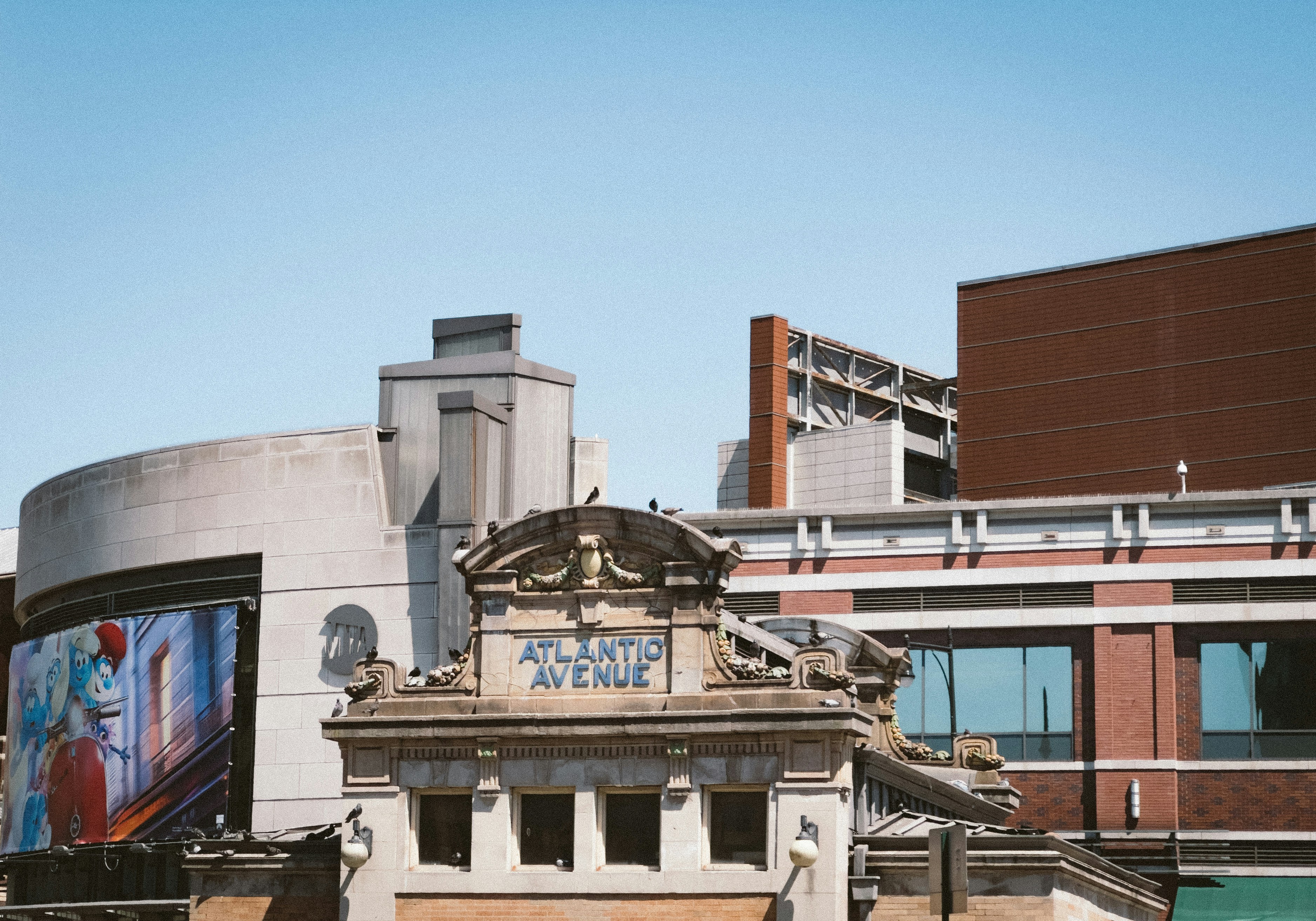 Atlantic Avenue Subway Station in New York | City buildings with "atlantic avenue" sign