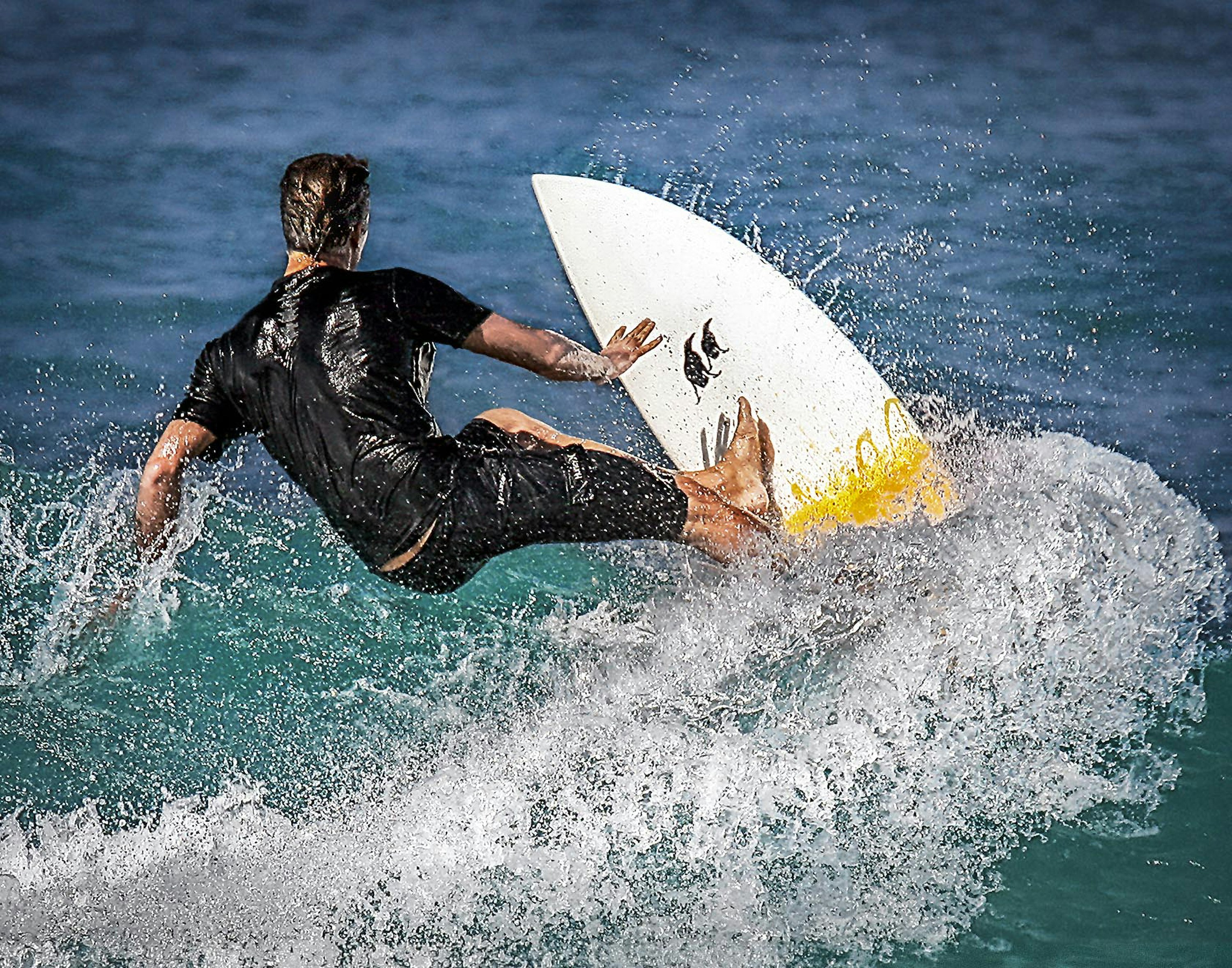 Aerial Dance on Waves