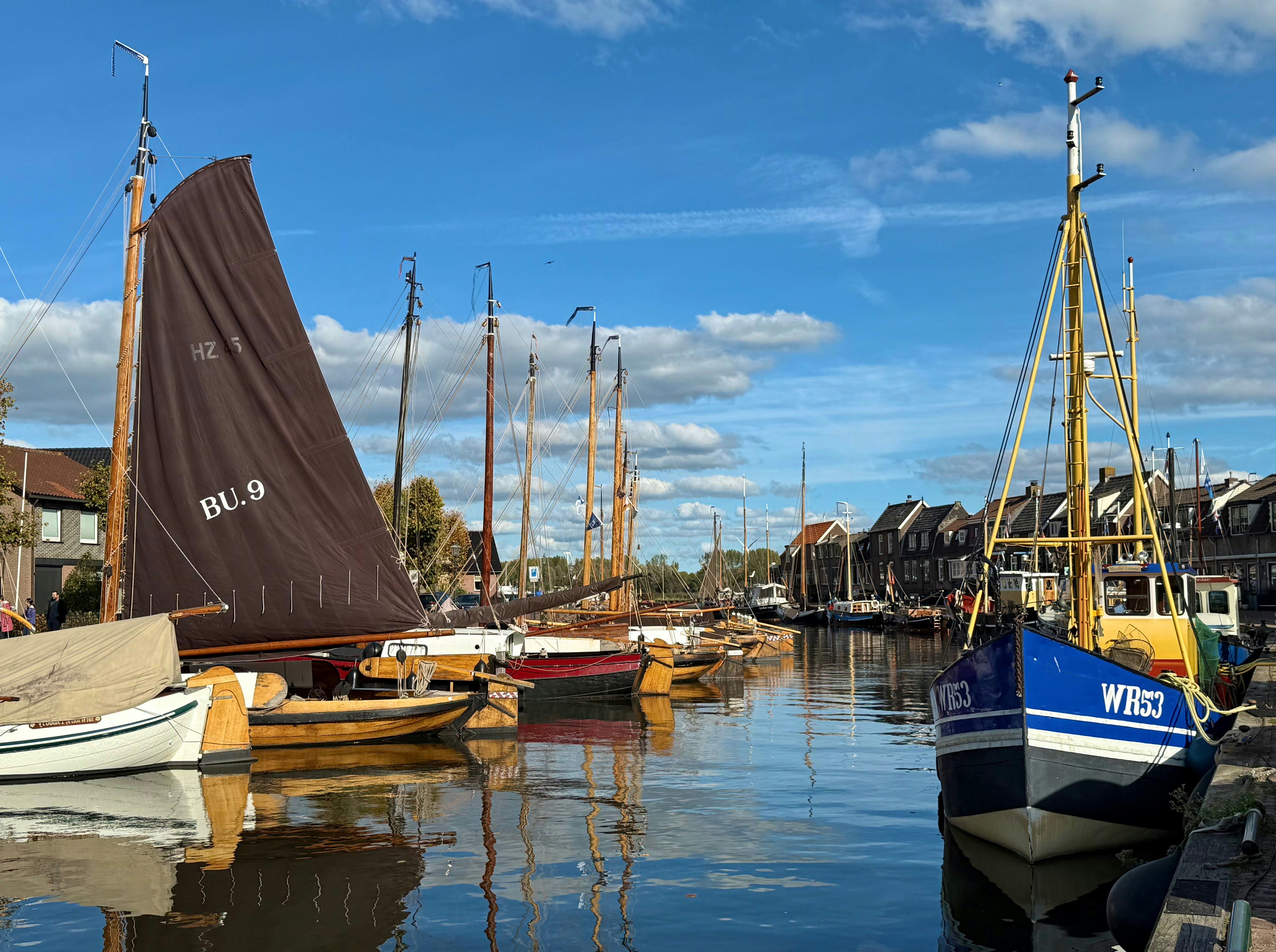 Sailboats at Rest: A Tranquil Harbor Scene