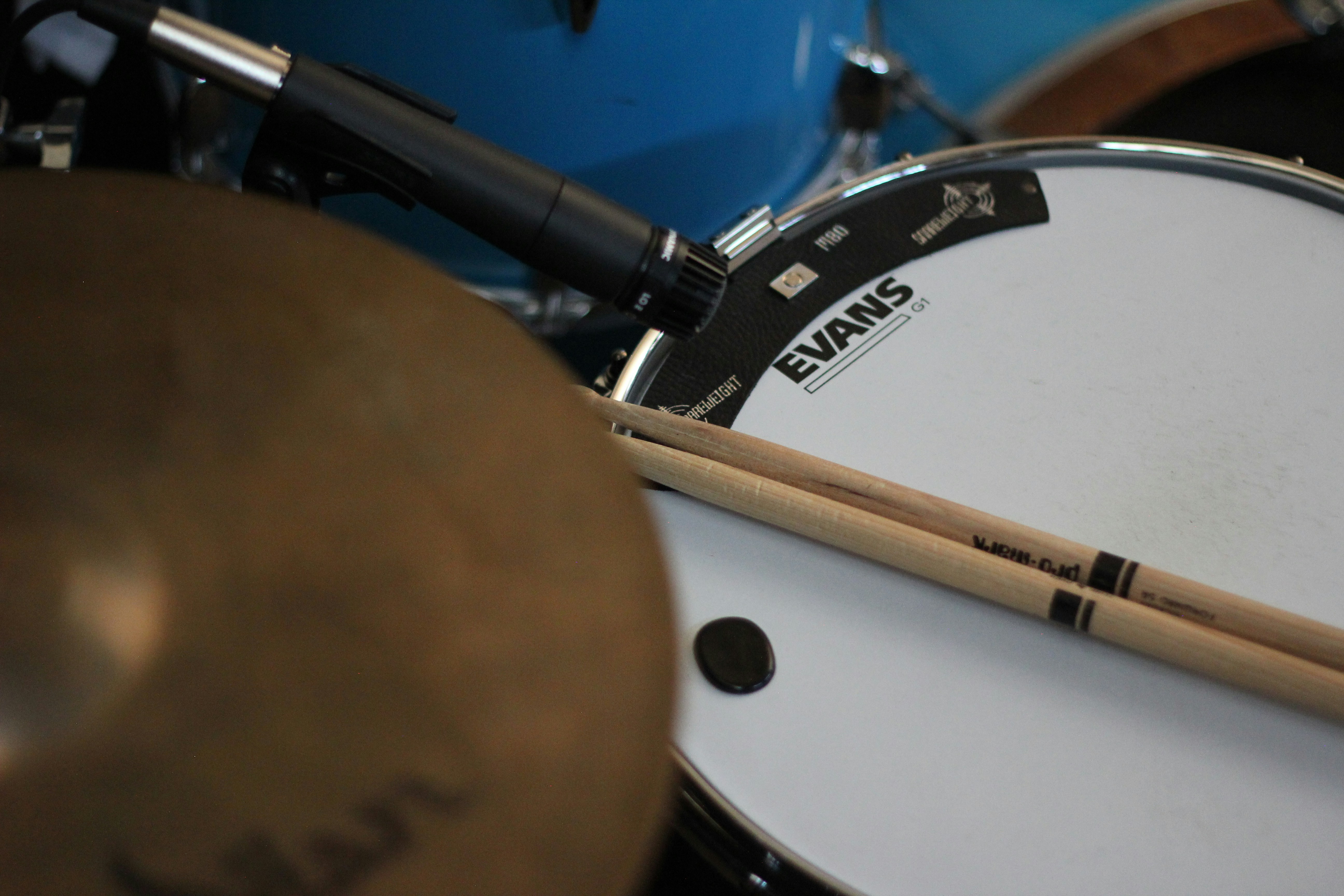 Shot with Canon 60D using a 50mm lens, natural room light, un-edit. Hope you enjoy