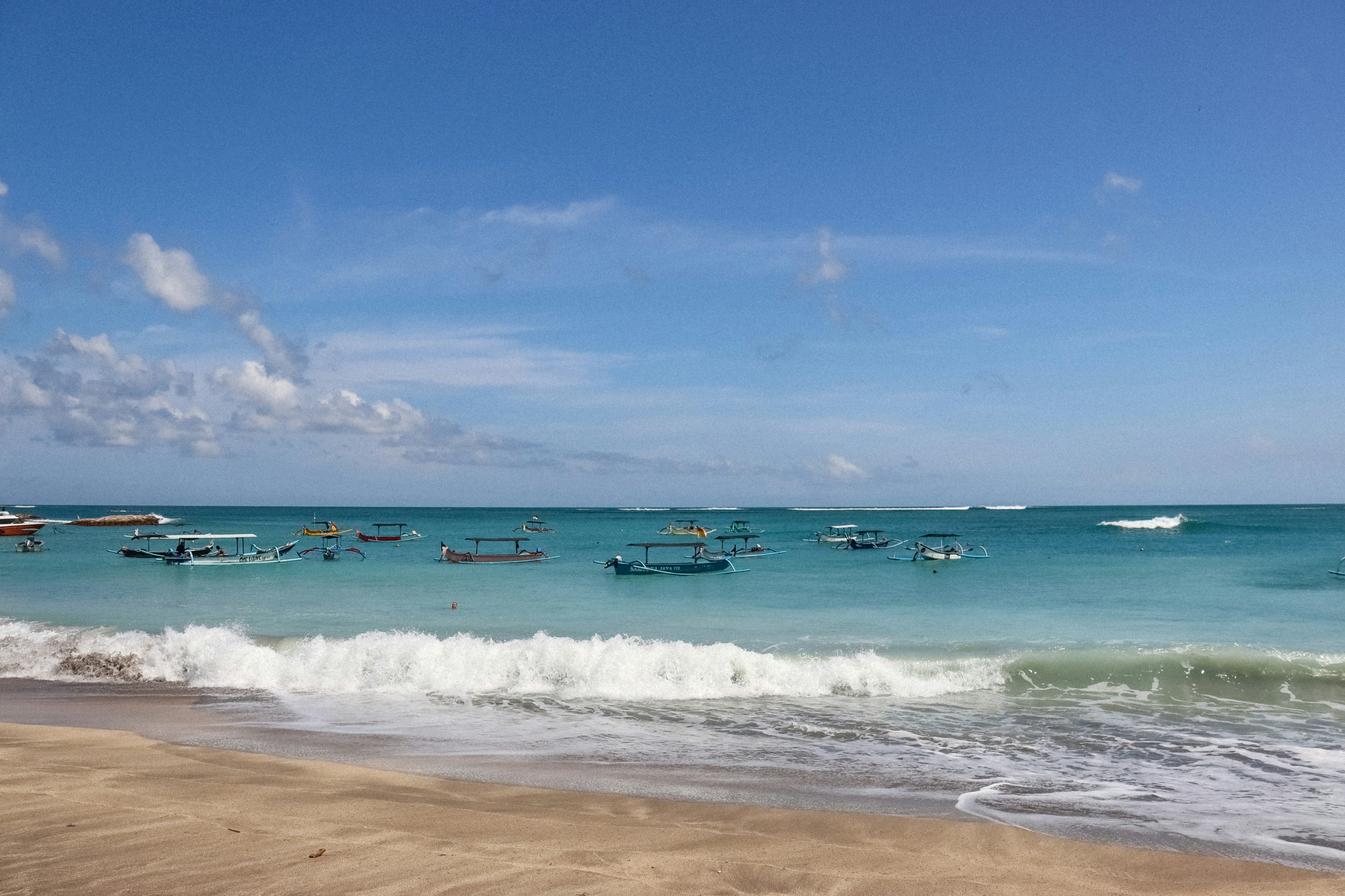 Serenity on the Shore: A Day at the Aqua Horizon