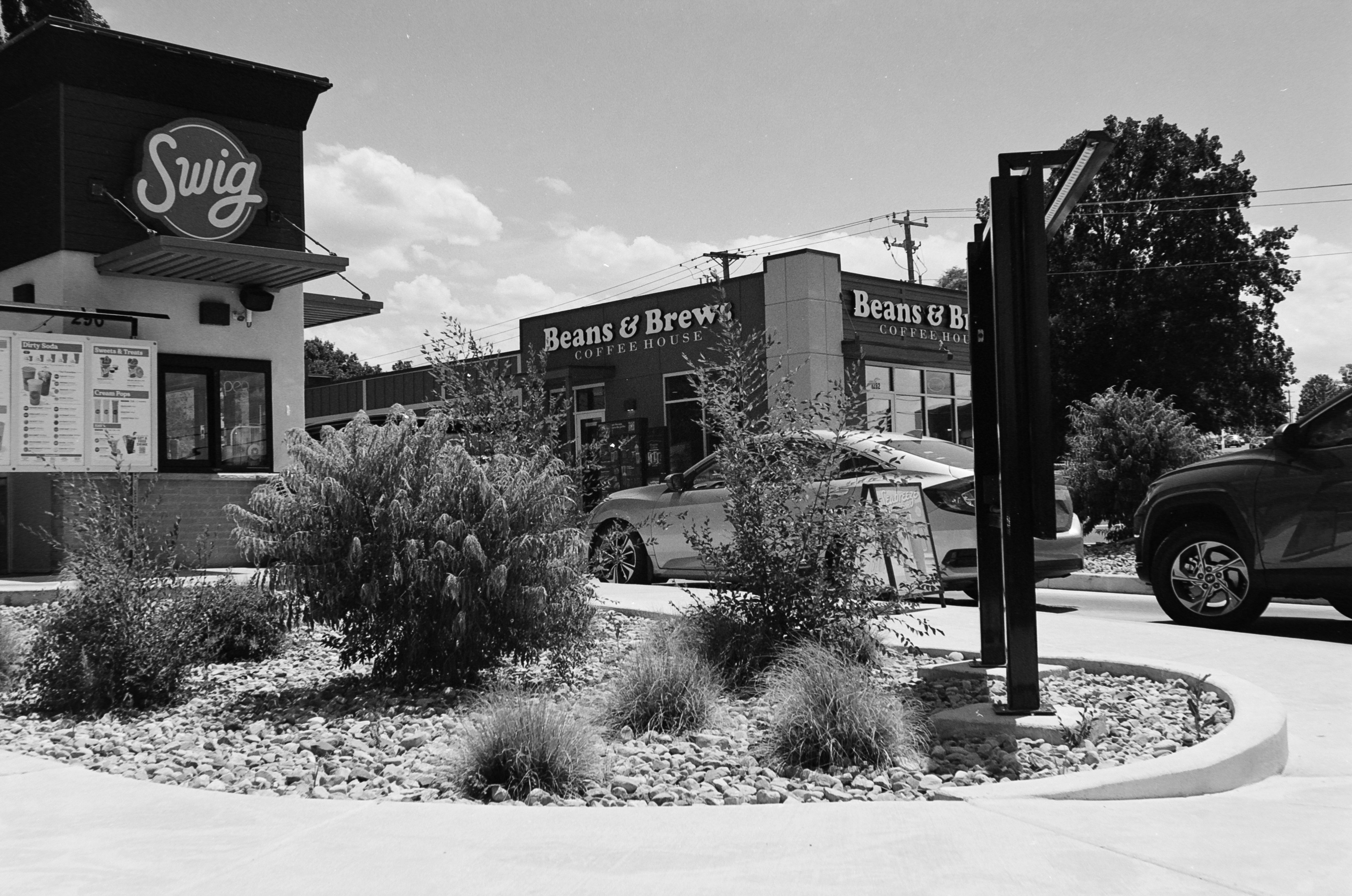 Canon Canon Ql 17 Giii Ilford XP2 super 400 @plouzek_barlow_photography | Drive-thru at swig and beans of brews
