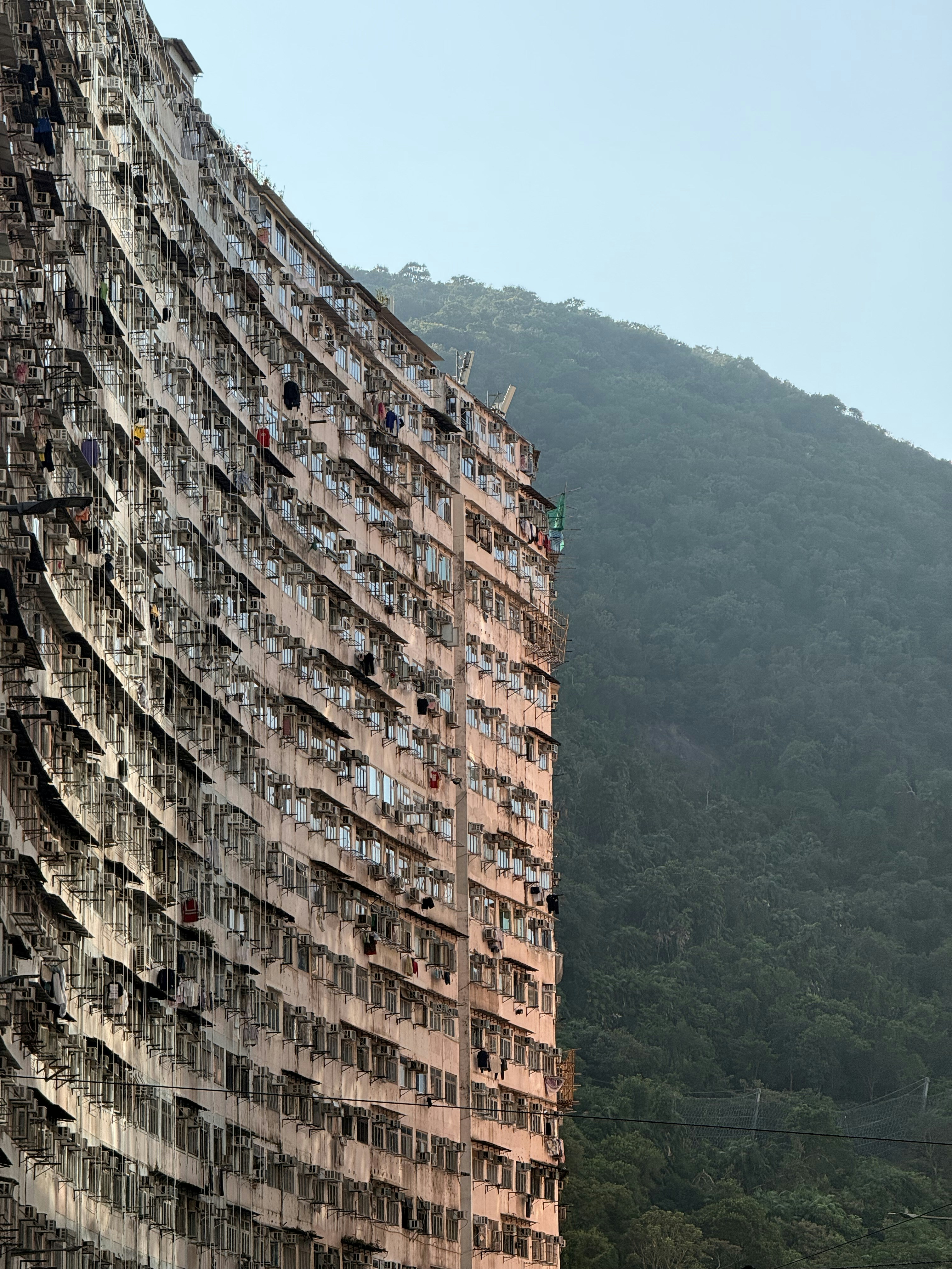 Urban Layers: The Story of a Curved High-Rise