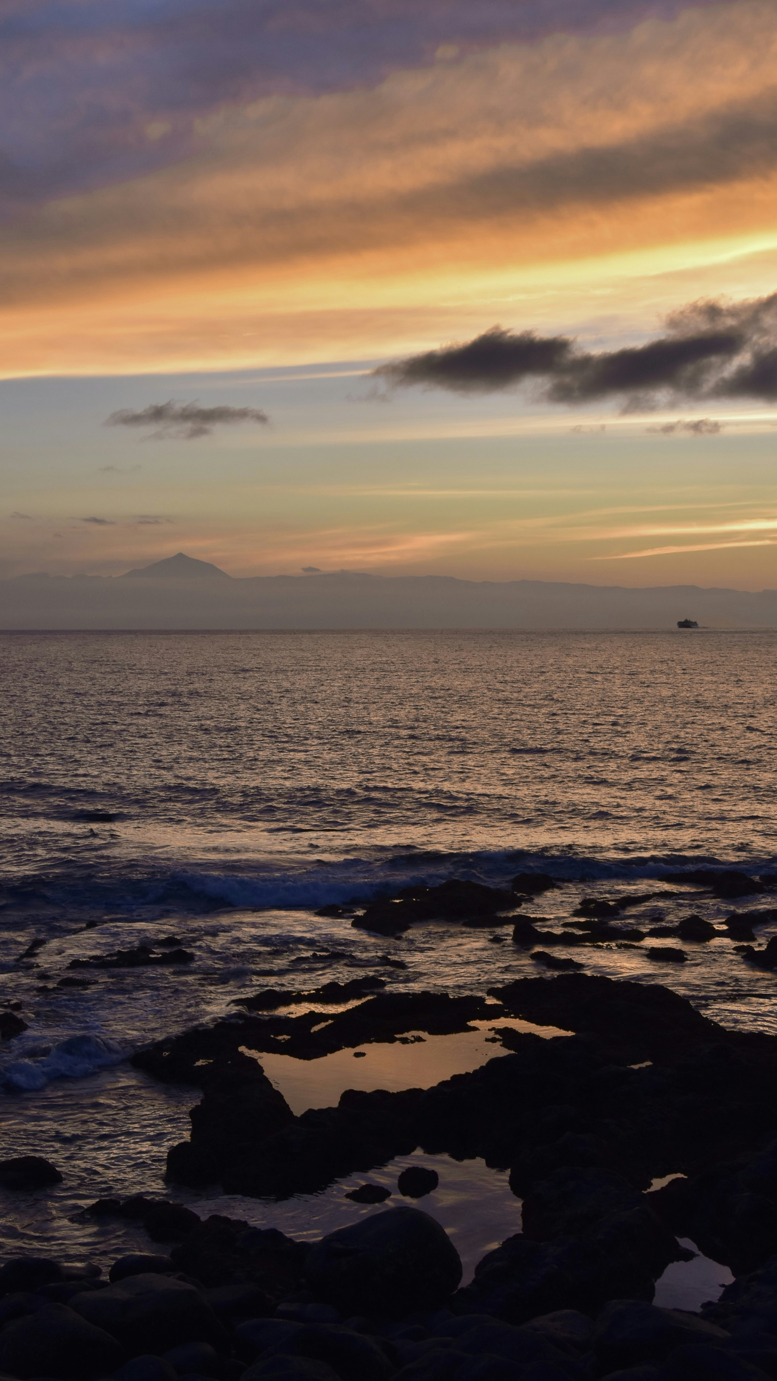 Whispers of Dusk Over Tranquil Waters