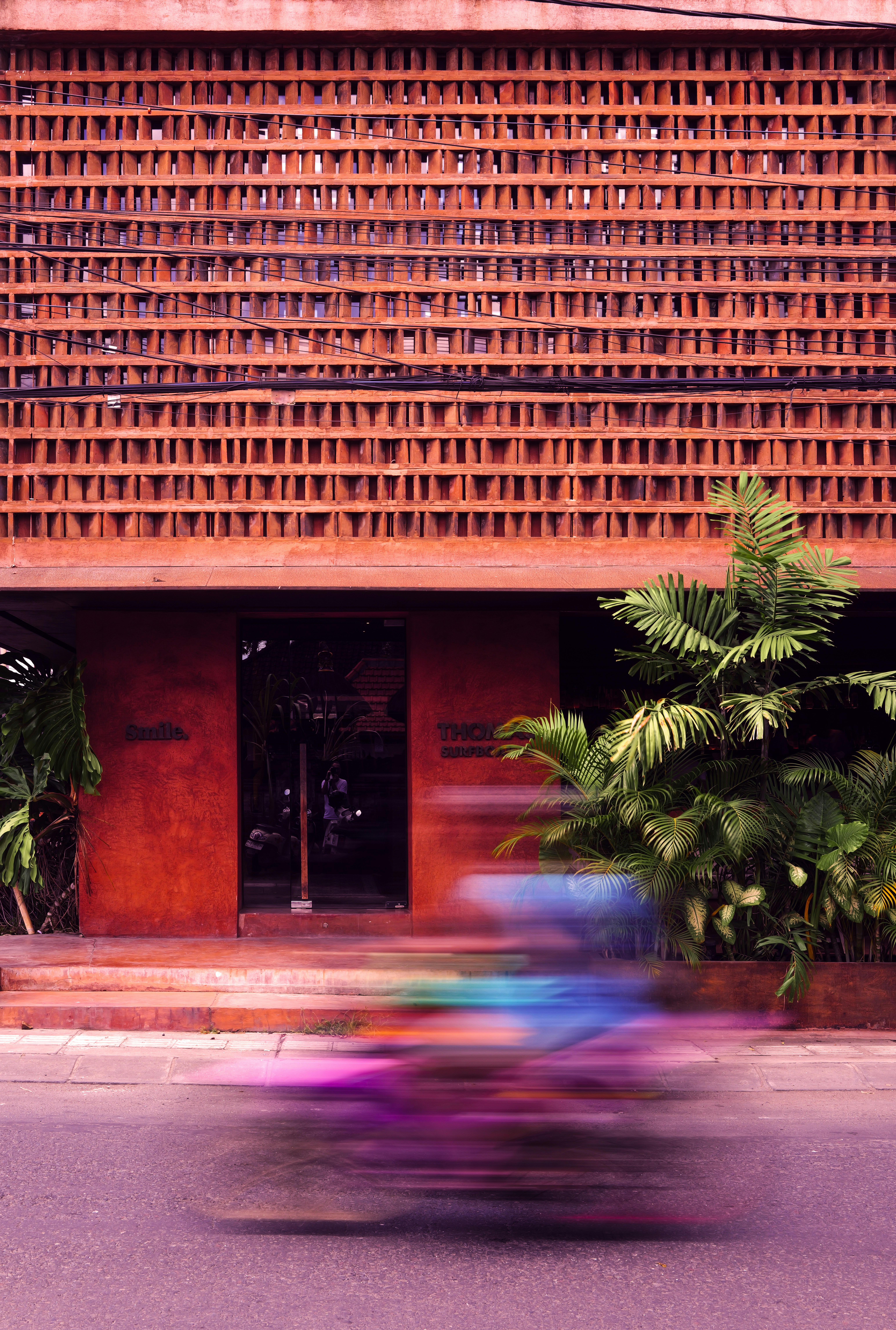 Urban Motion Against Architectural Harmony