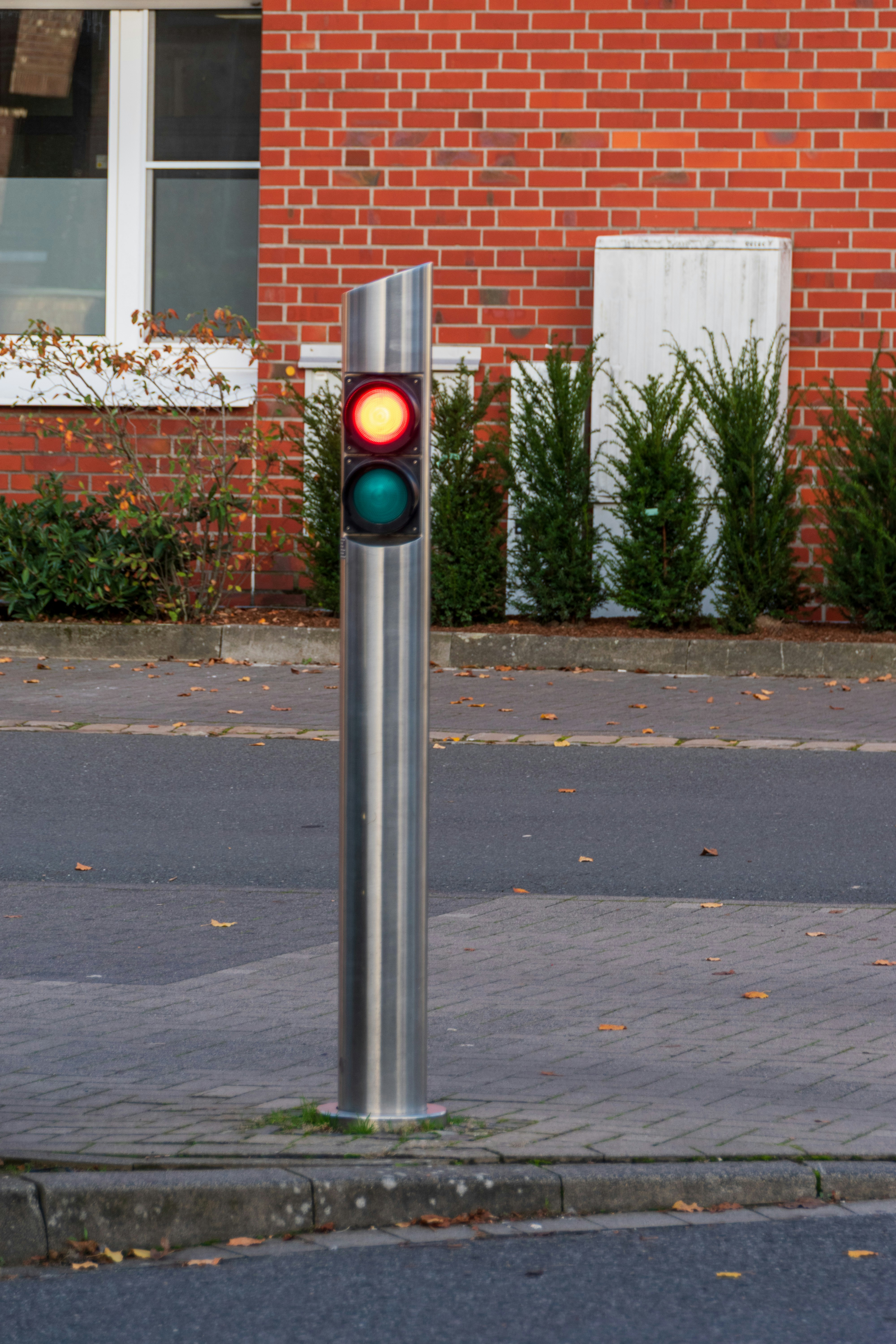 Urban Signal: A Standalone Guardian