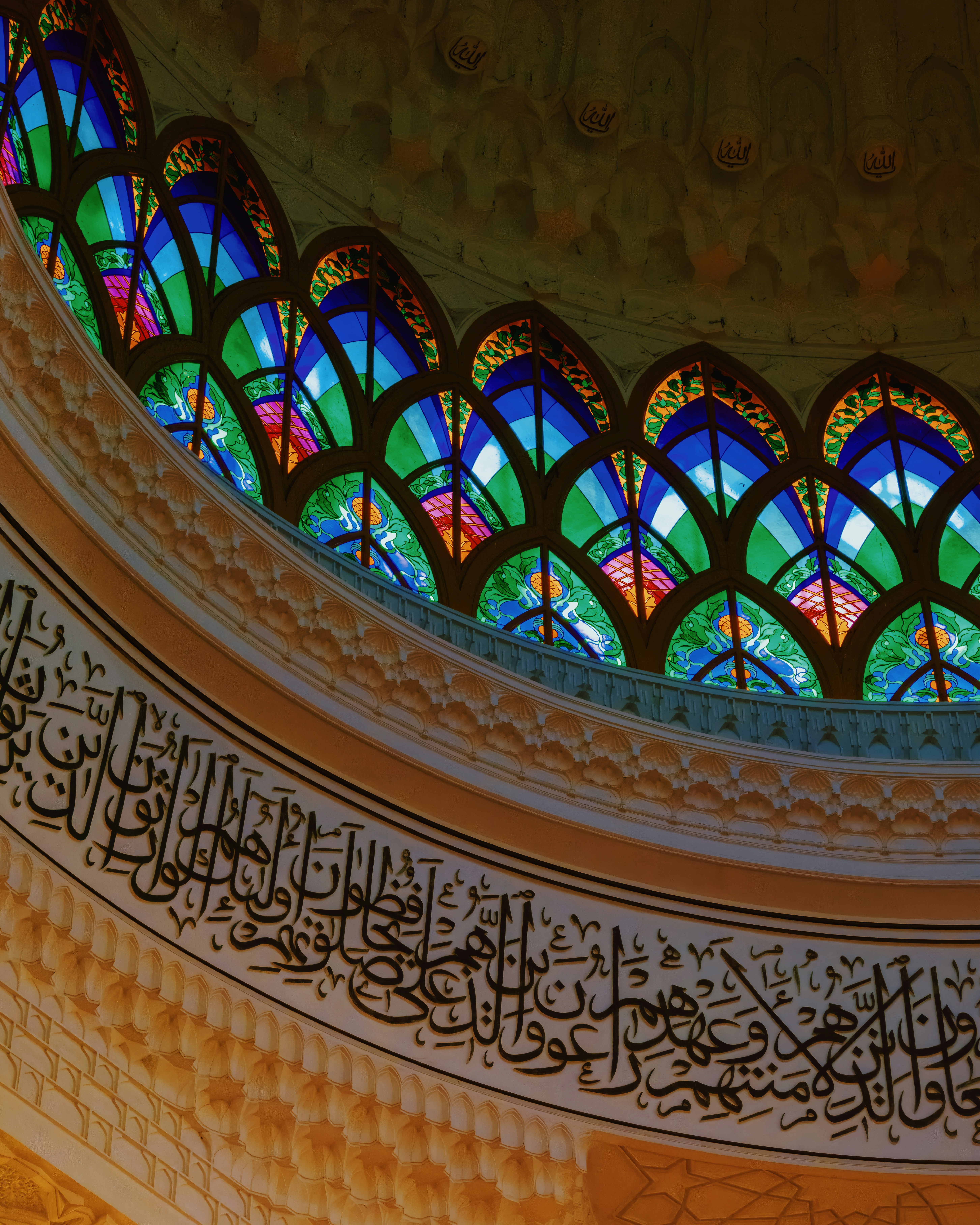 Masjid Sultan Abdul Samad. Shot on Oppo Find X8 Ultra. | Intricate arabic calligraphy on a mosque dome