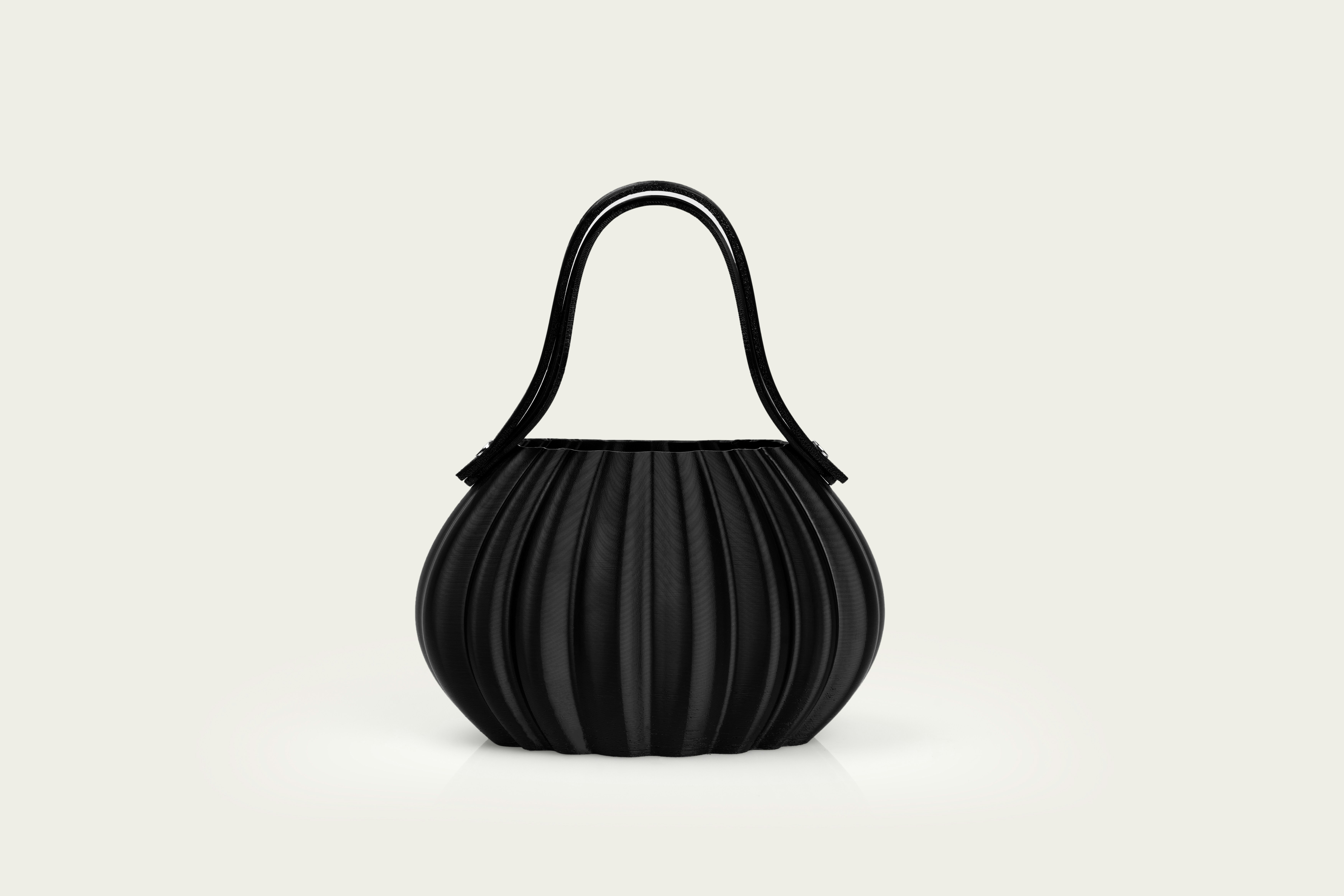 Elegance in Simplicity: The Modern Handbag