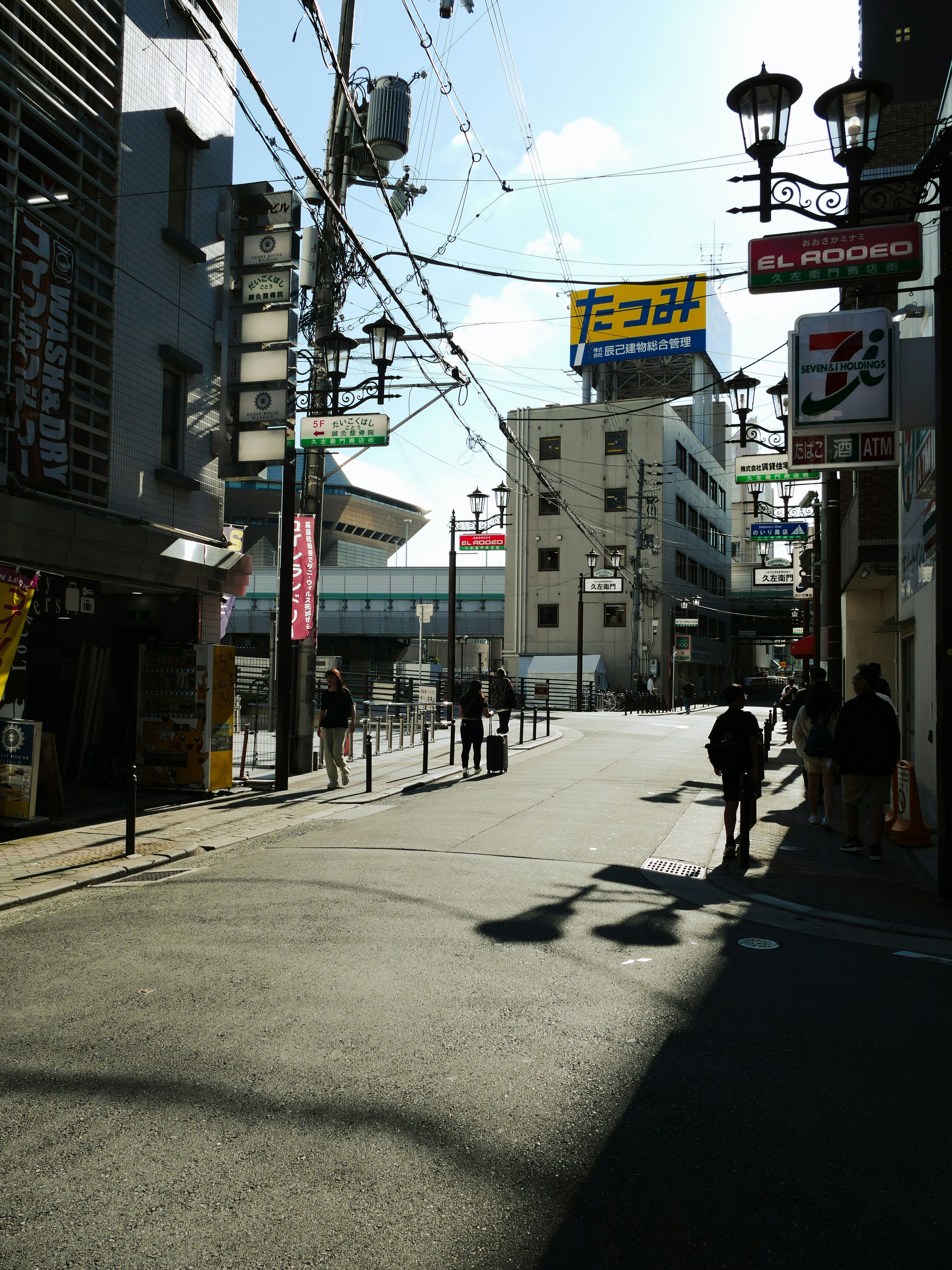 Urban Tranquility: A Quiet Moment in the City