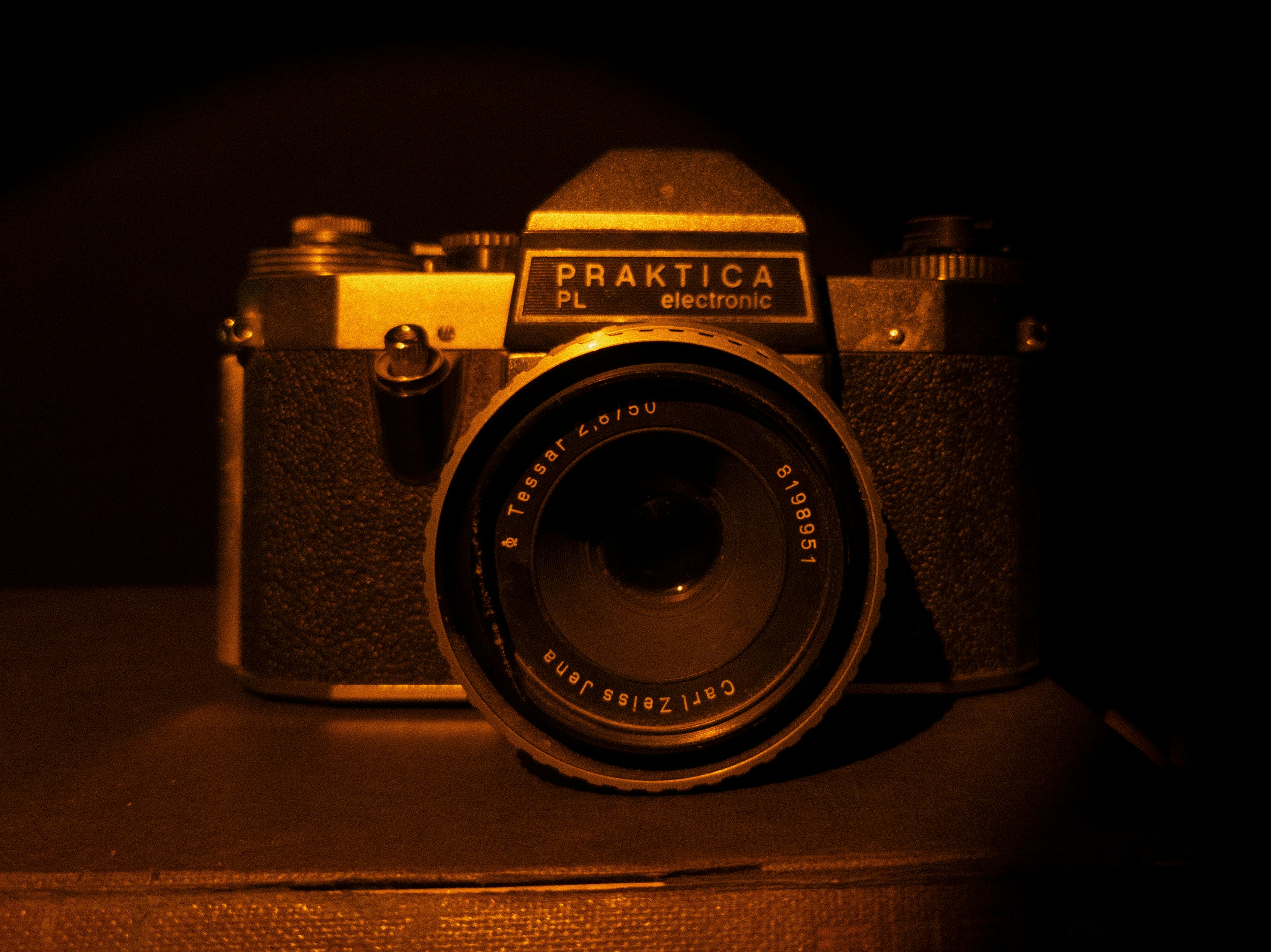 Vintage camera film camera | Vintage camera with lens in dim light