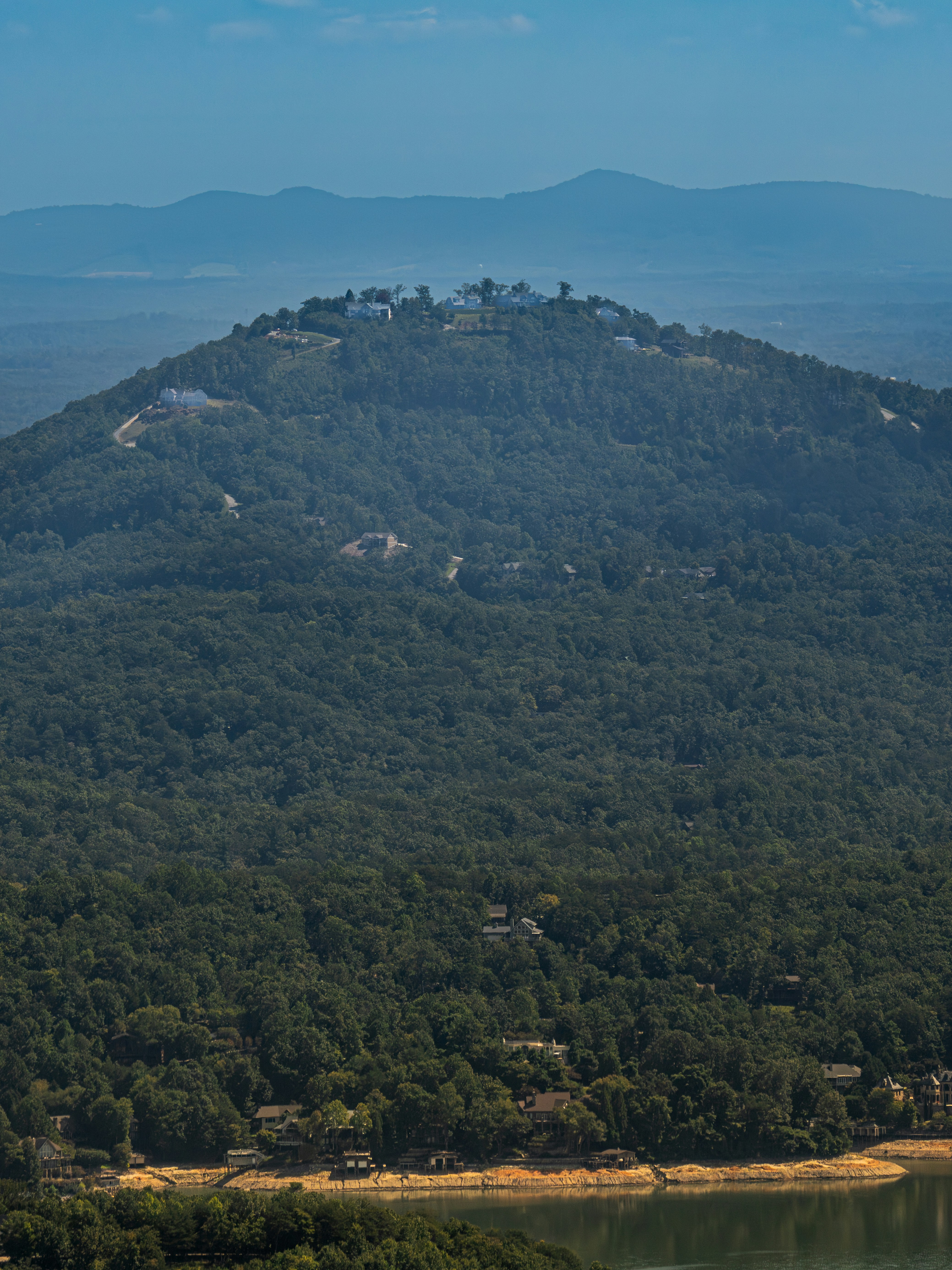 Verdant Heights: A Glimpse of Nature's Serenity