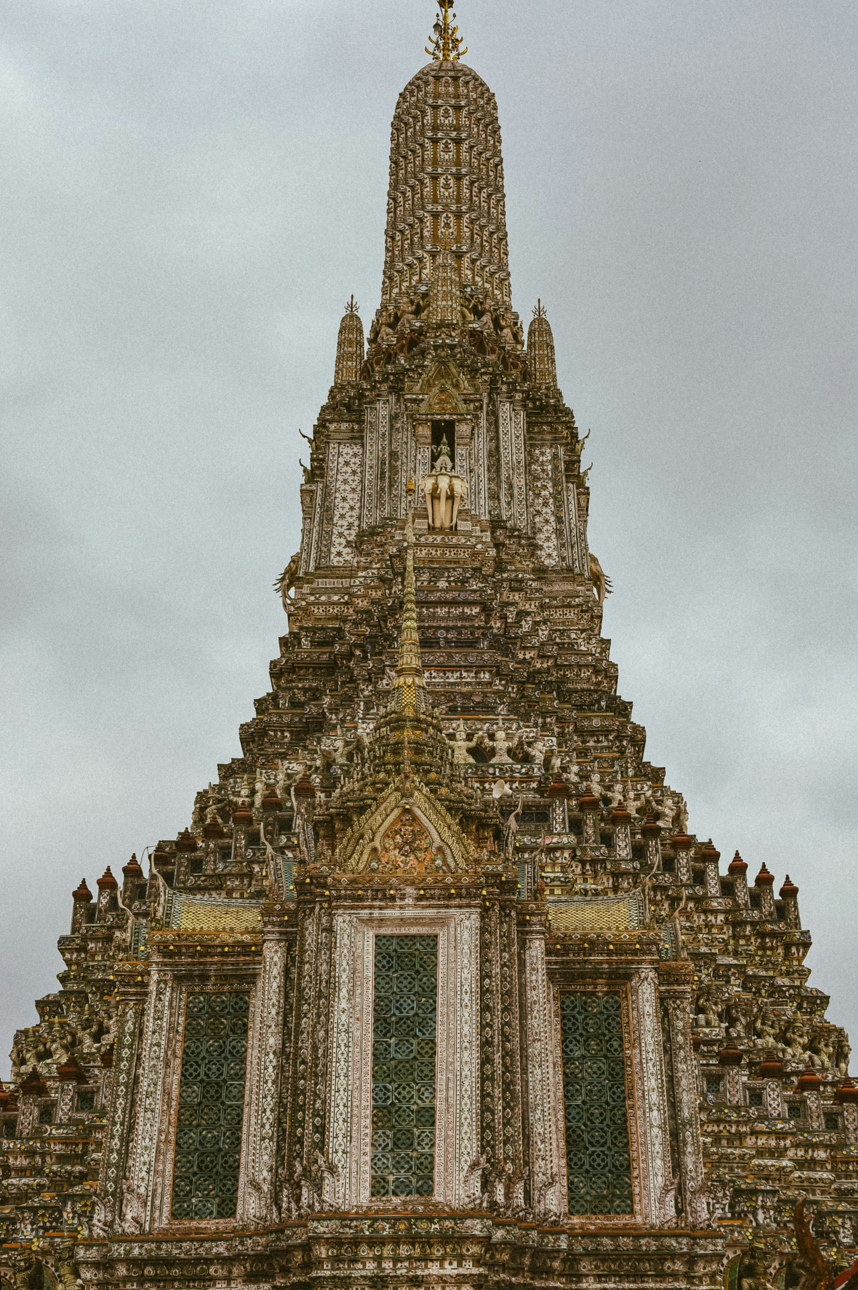 The Towering Elegance of Wat Arun