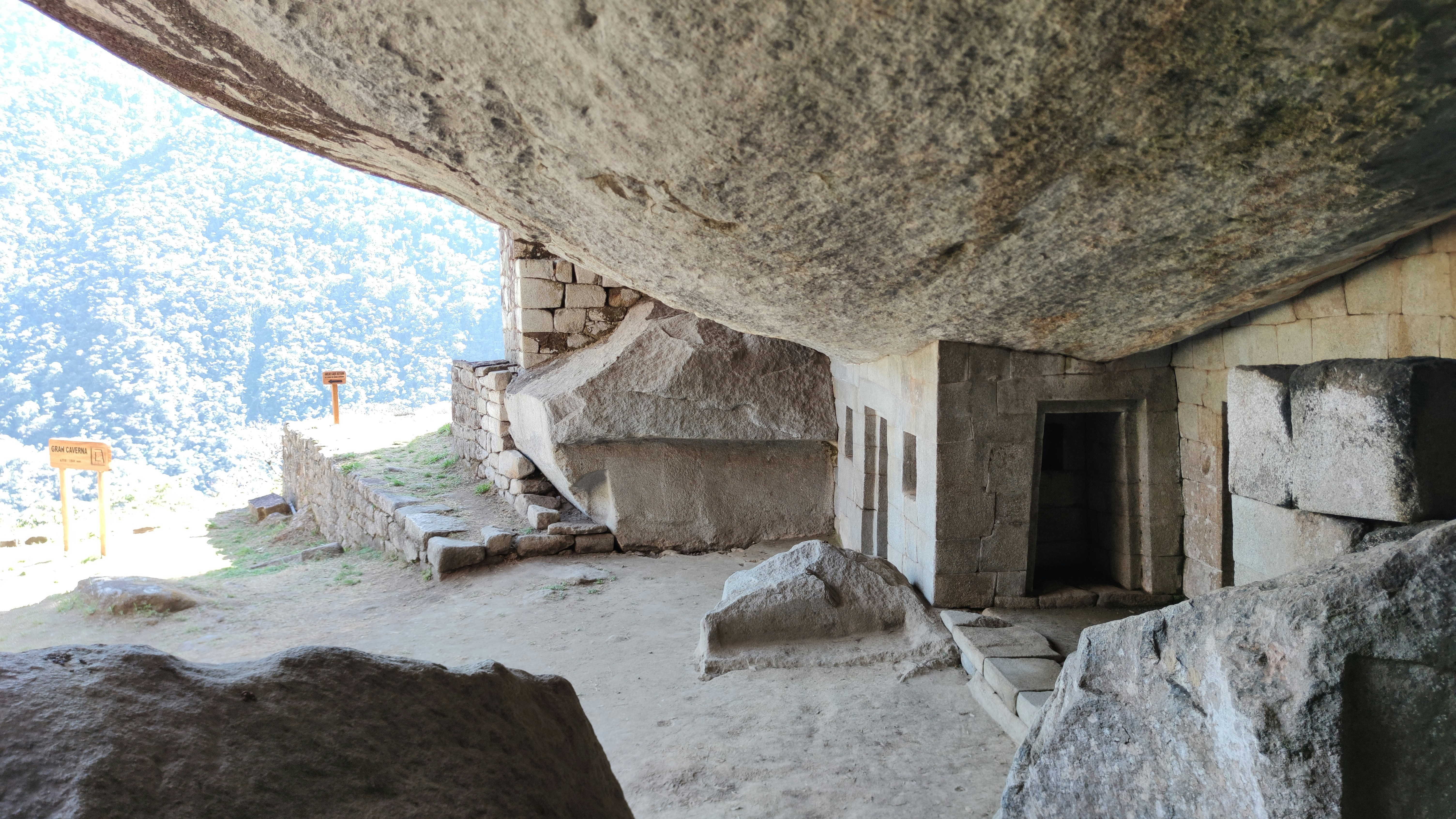 Templo de la Luna, Machu Picchu archeological site, Perù ~ 20 August 2025